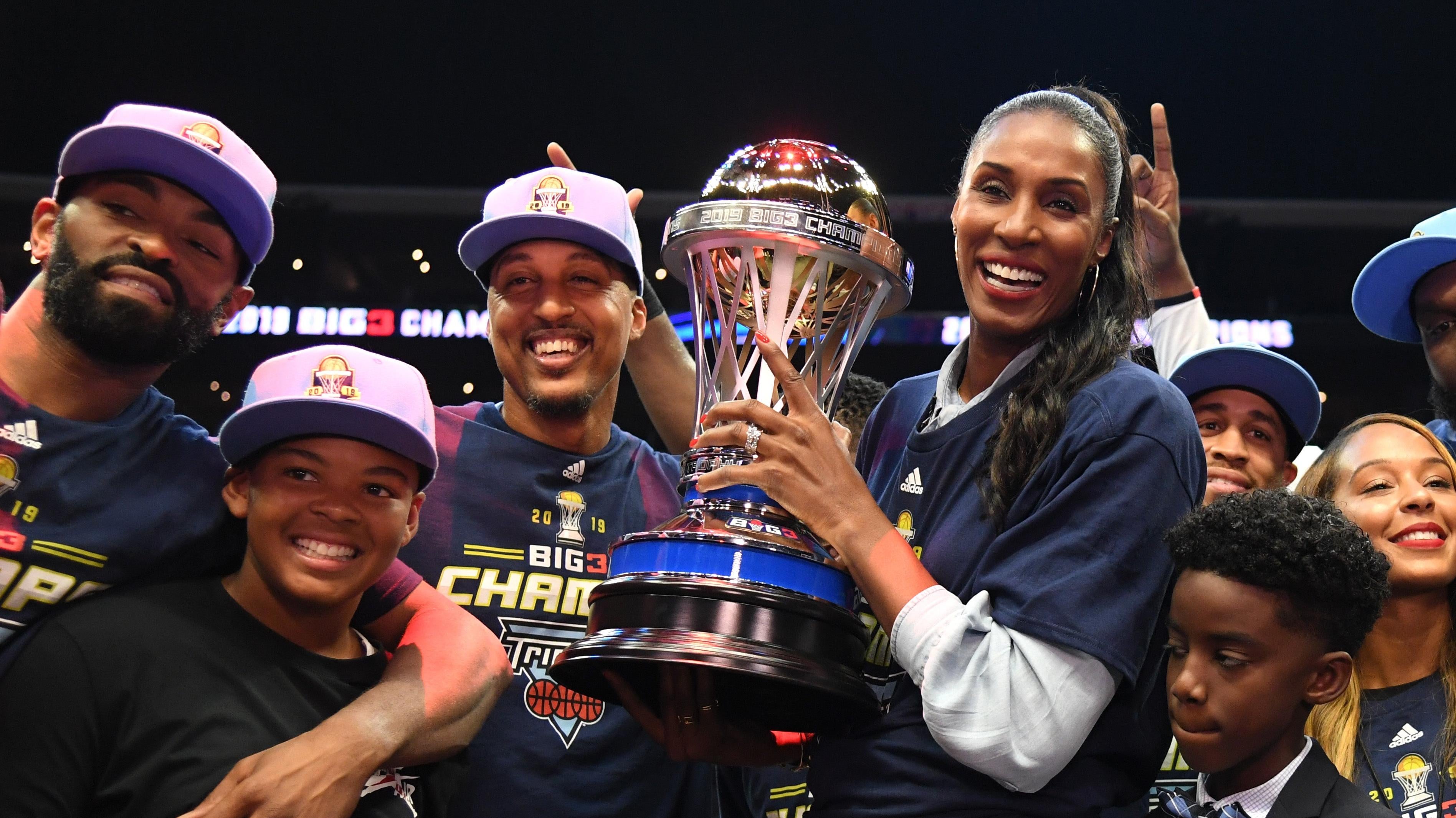 Deadspin | NBA drags feet on hiring women head coaches while another ...