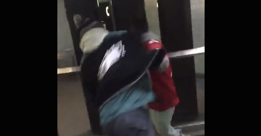 Deadspin | Trash-Talking Giants Fan Unprepared For Eagles Fan's Hands