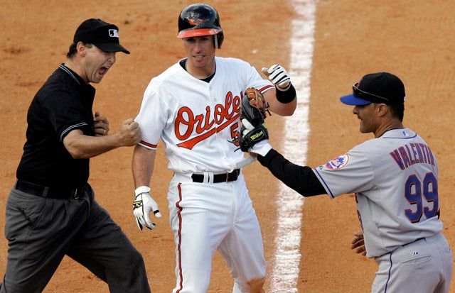 Deadspin | Better Know An Umpire: Vic Carapazza