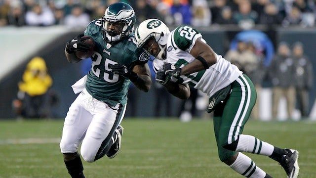 Deadspin | LeSean McCoy Sort Of Confirms That He Says His Last Name ...