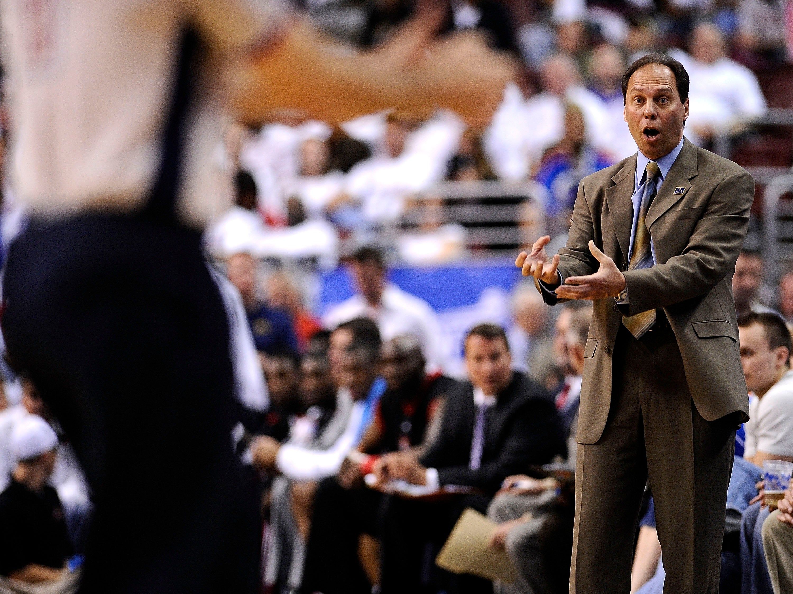 Deadspin | Thank God The 76ers Hired A GM That Doesn't Know Anything ...