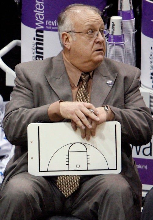 Deadspin | Feds Won't Charge Former Syracuse Basketball Assistant ...