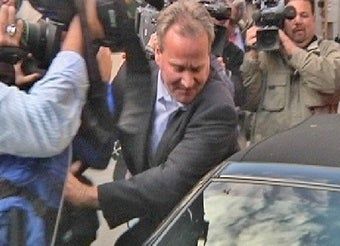 Deadspin | Michael David Barrett Gets A Little Shovey