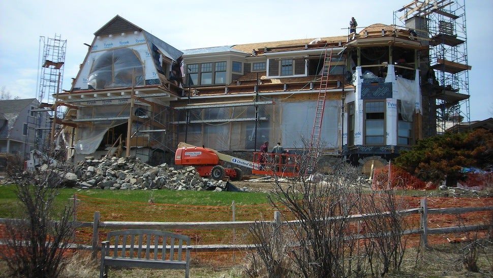 Deadspin | Let's Gawk At Roger Goodell's Under-Construction Summer Home