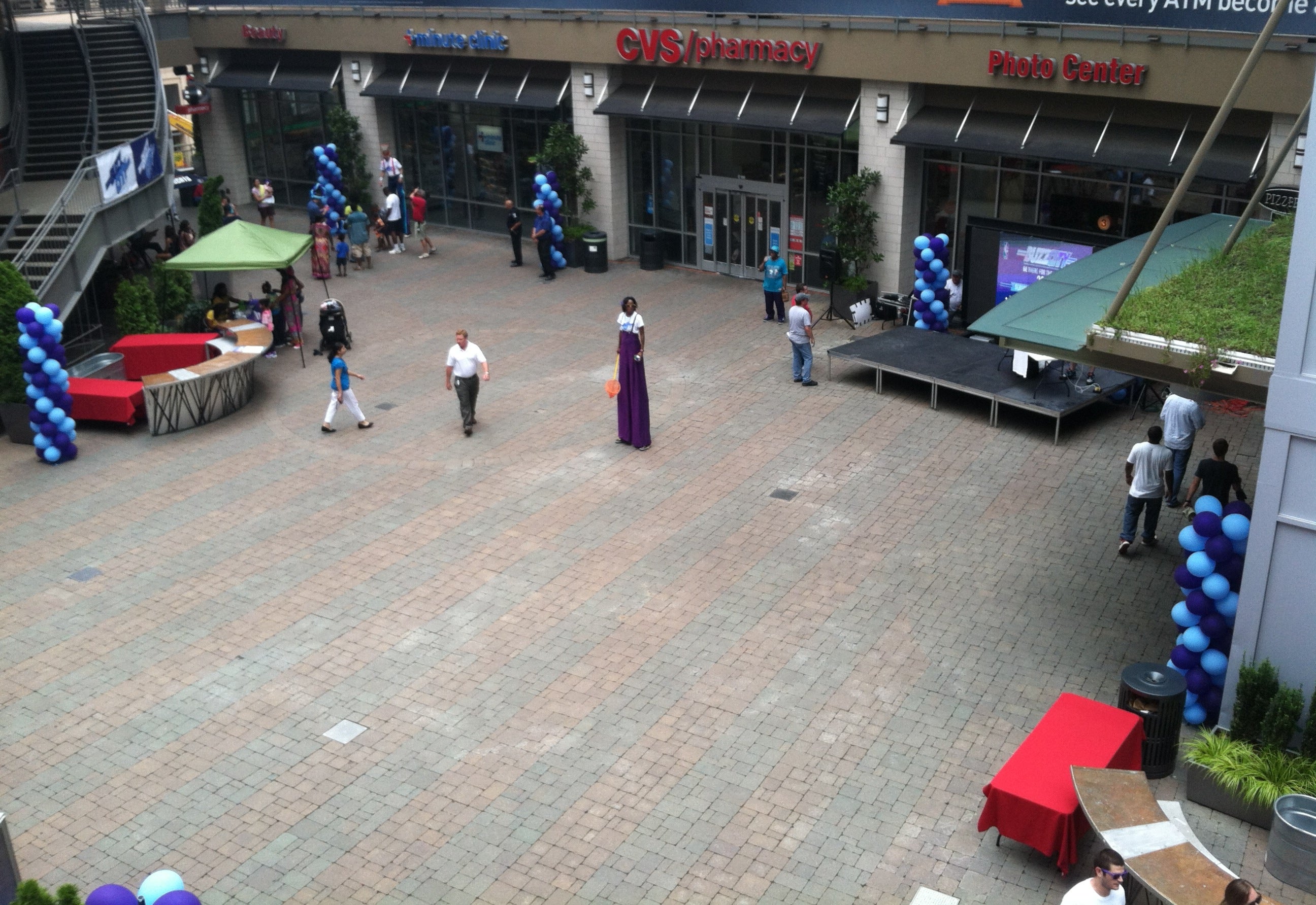 Deadspin | The Hornets' Name-Change Party Is Going Strong