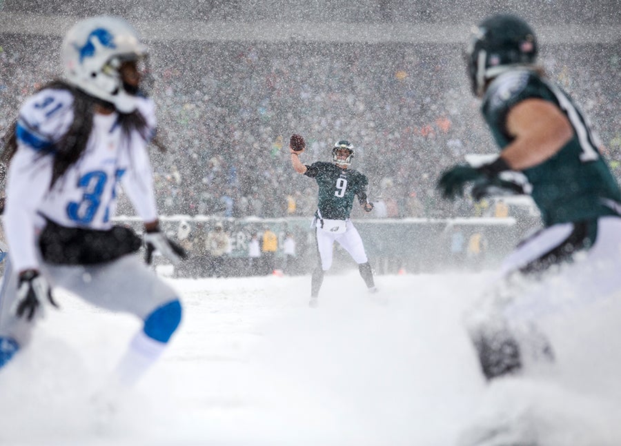 Deadspin | What It's Like To Shoot Football In The Snow