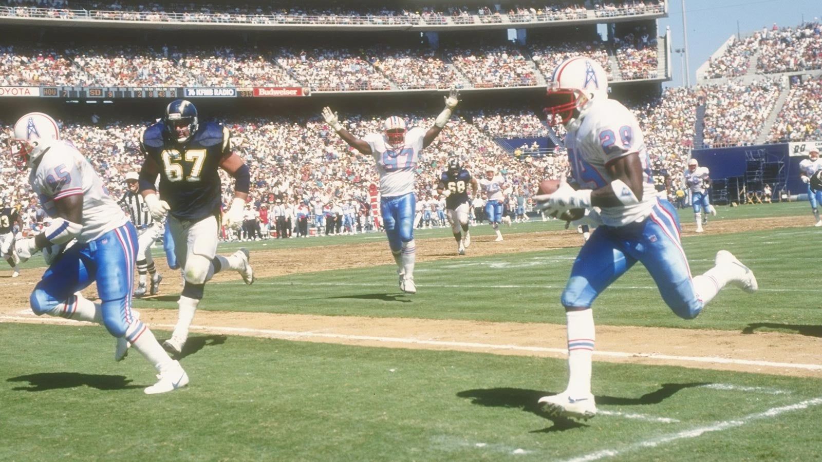 Deadspin | The Houston Oilers Had Two (Mostly) Openly Gay Players In 1993