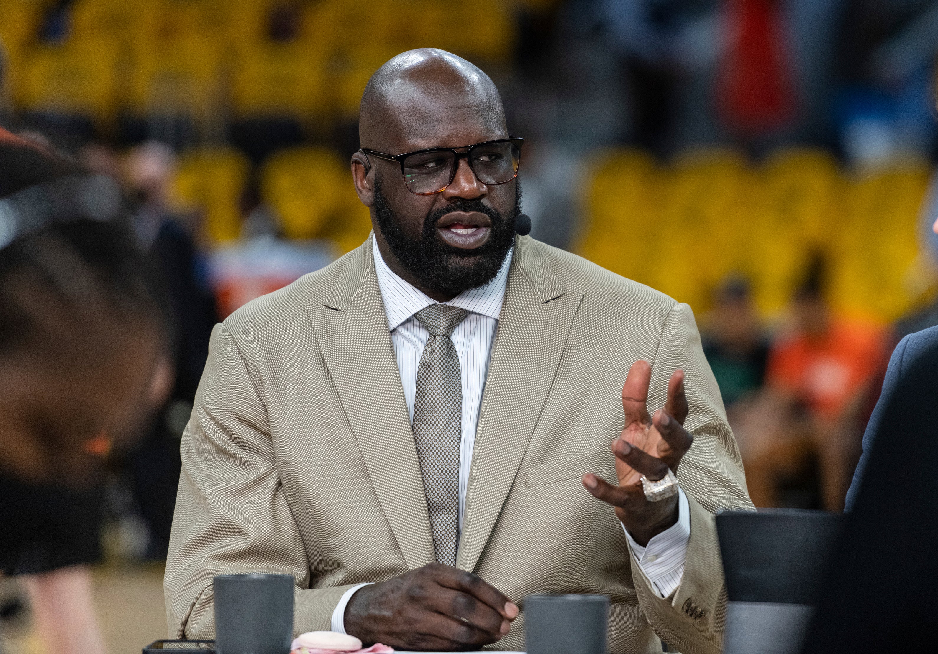 Deadspin | Is Shaq gonna get served on TV?