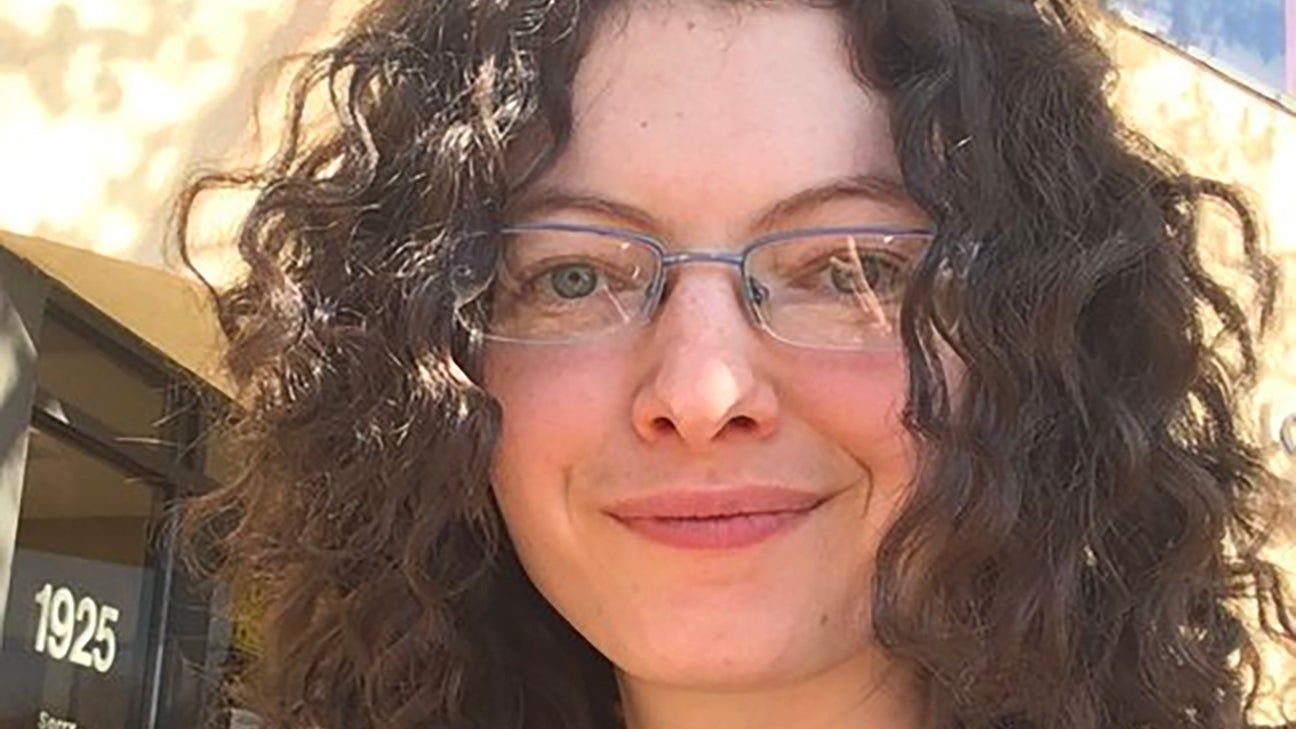 Deadspin | Elizabeth Wrigley-Field has never been to Wrigley Field