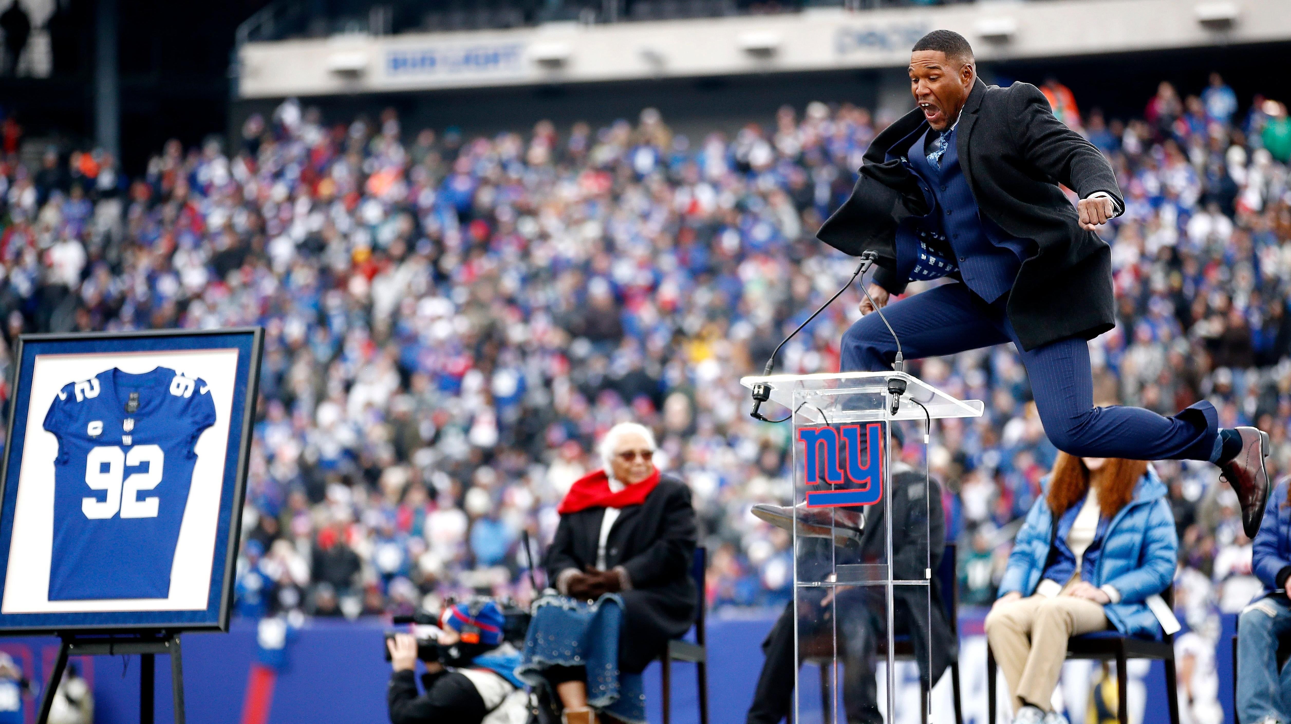 Deadspin | Every NFL team's retired jersey numbers