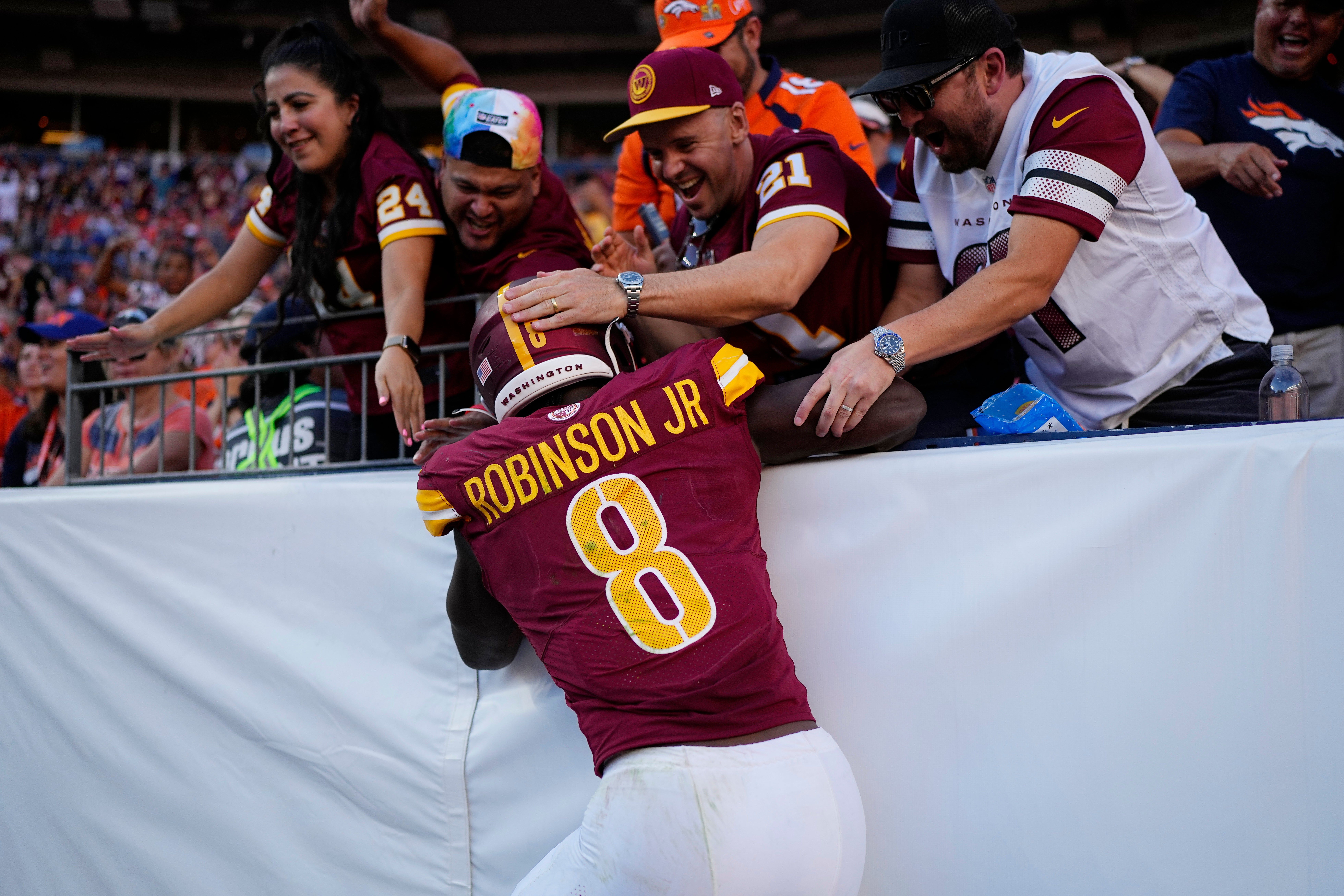 Deadspin | The Commanders are one of the most baffling 2-0 teams in the NFL