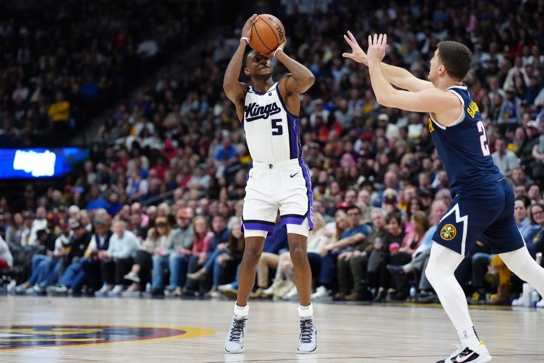 Deadspin | Facing last-place Spurs, Kings look to move up standings