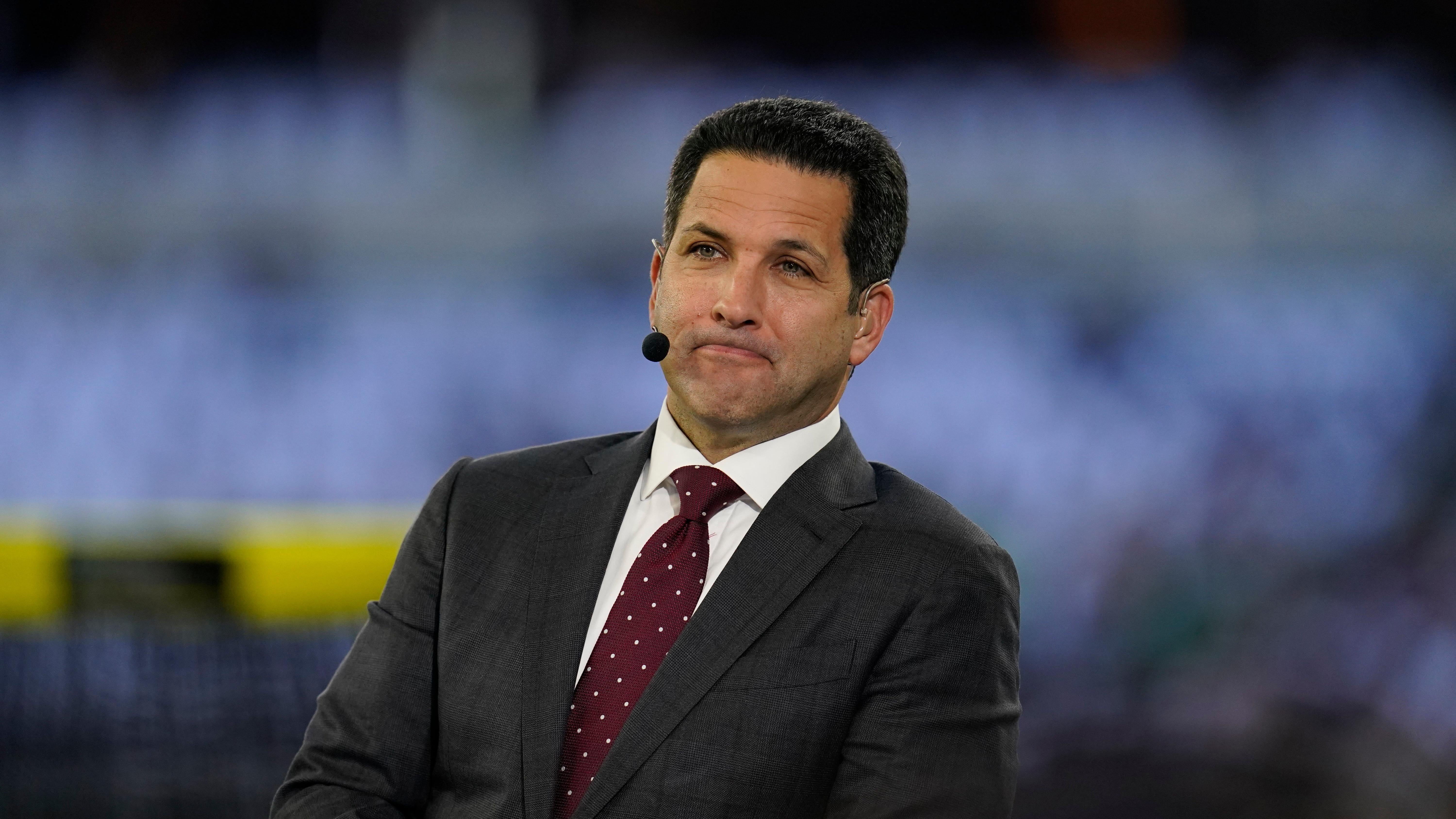 Deadspin | Adam Schefter wows us once again with his journalistic integrity