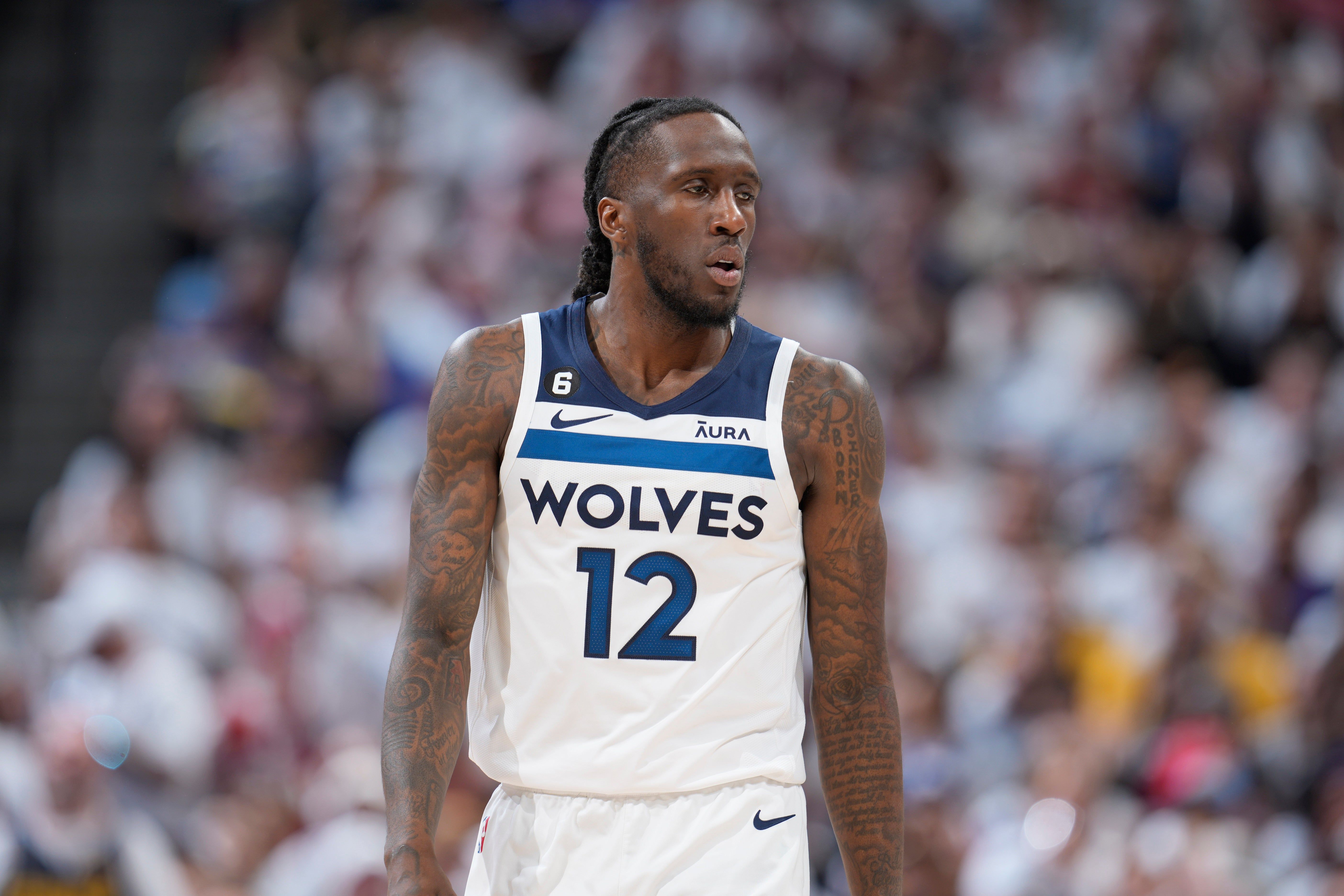 Deadspin | Taurean Prince finds out about own free agency from Woj tweet