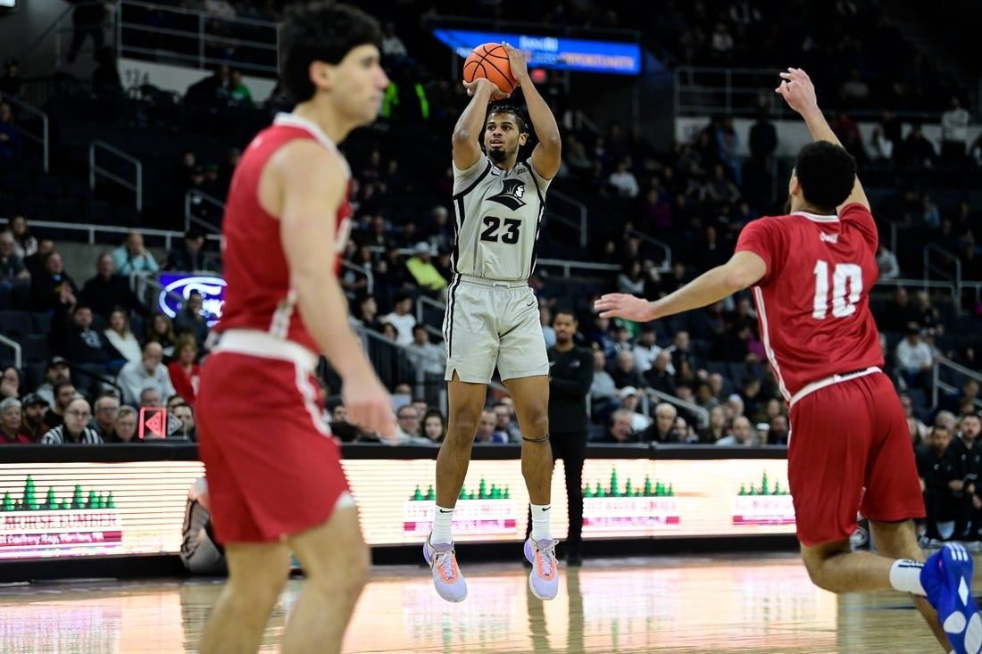 Deadspin | Bryce Hopkins propels Providence past Sacred Heart
