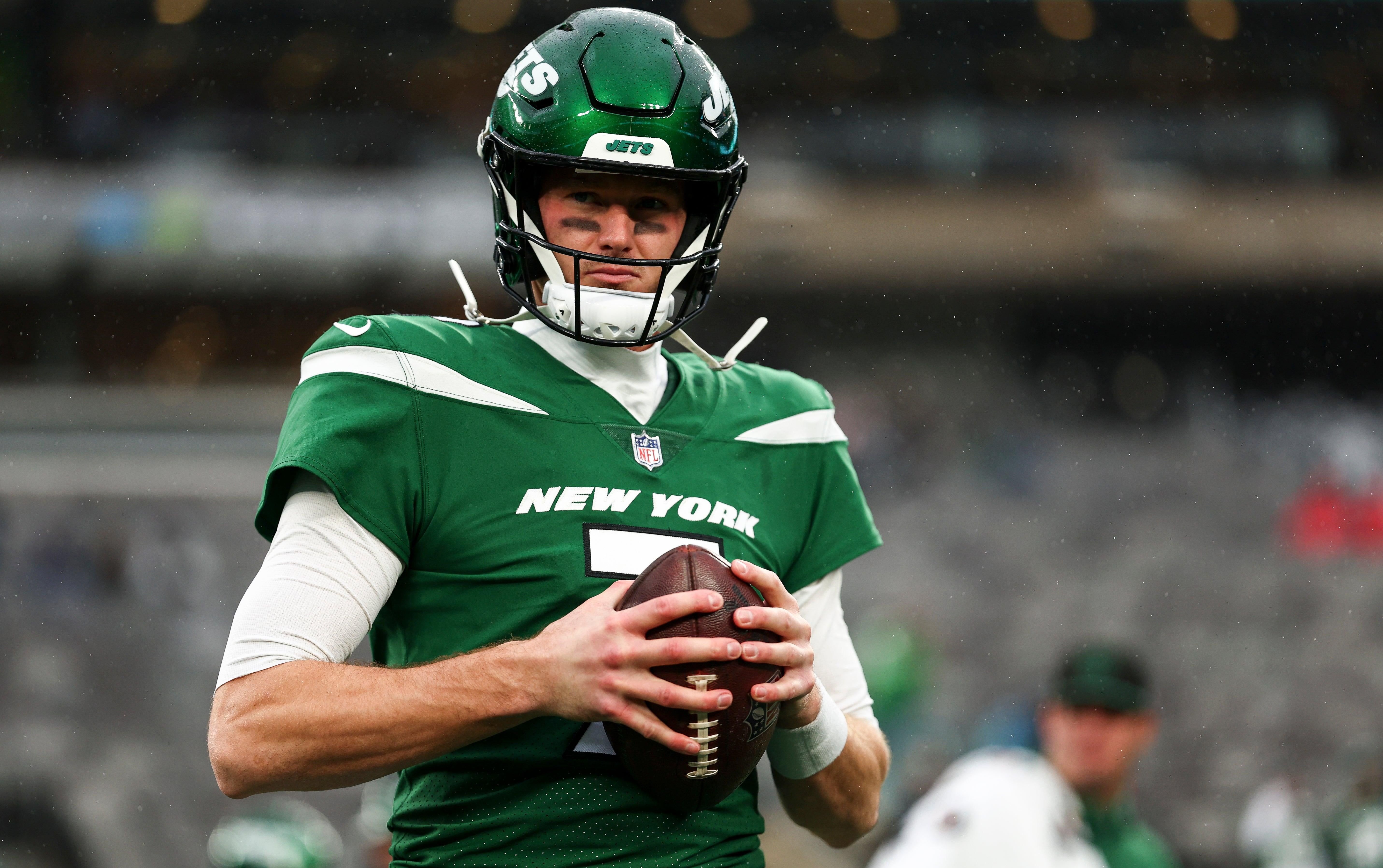 Deadspin | New York Jets get rid of one of Aaron Rodgers' guys