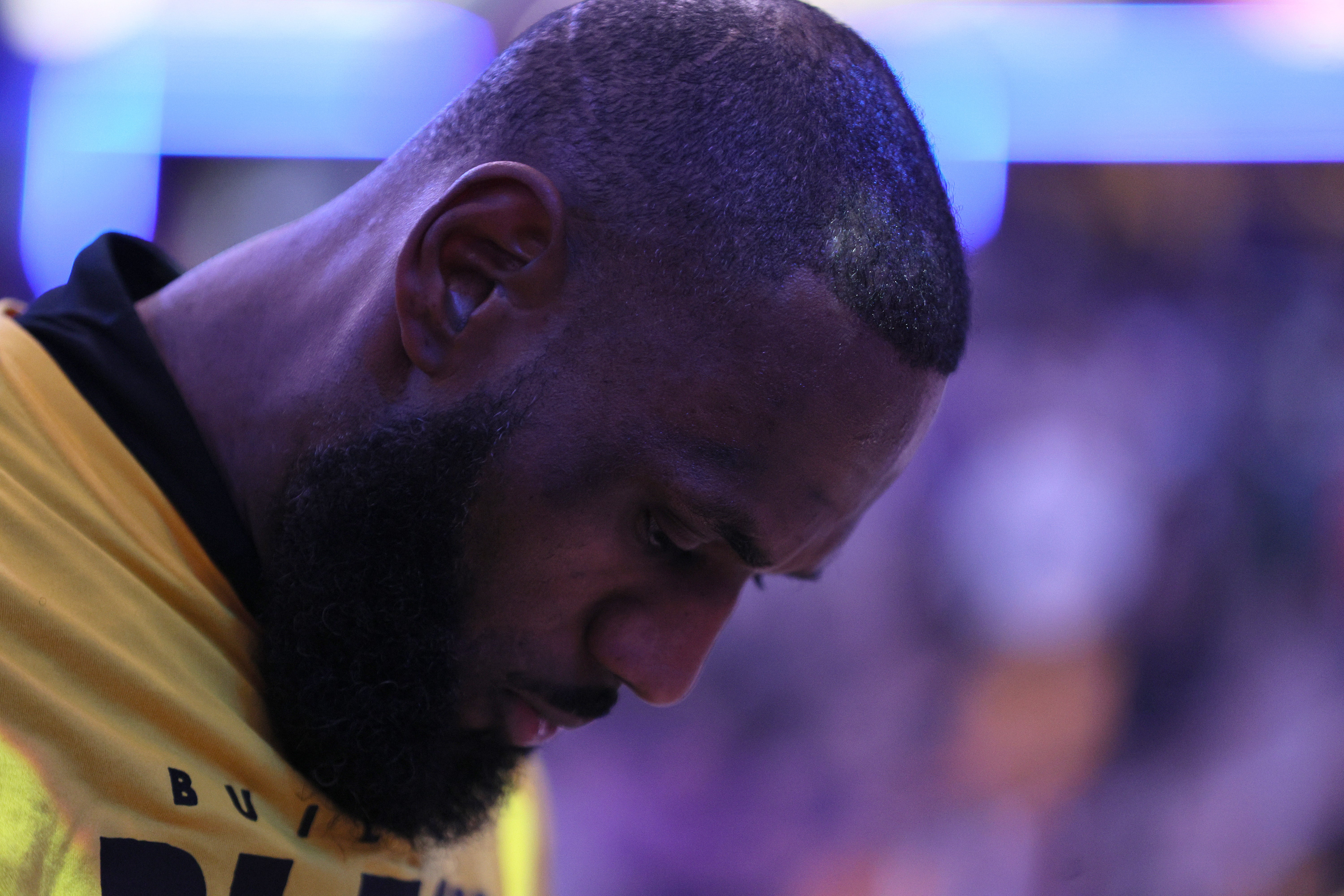 Deadspin | Get ready for the LeBron James GOAT propaganda campaign to ...