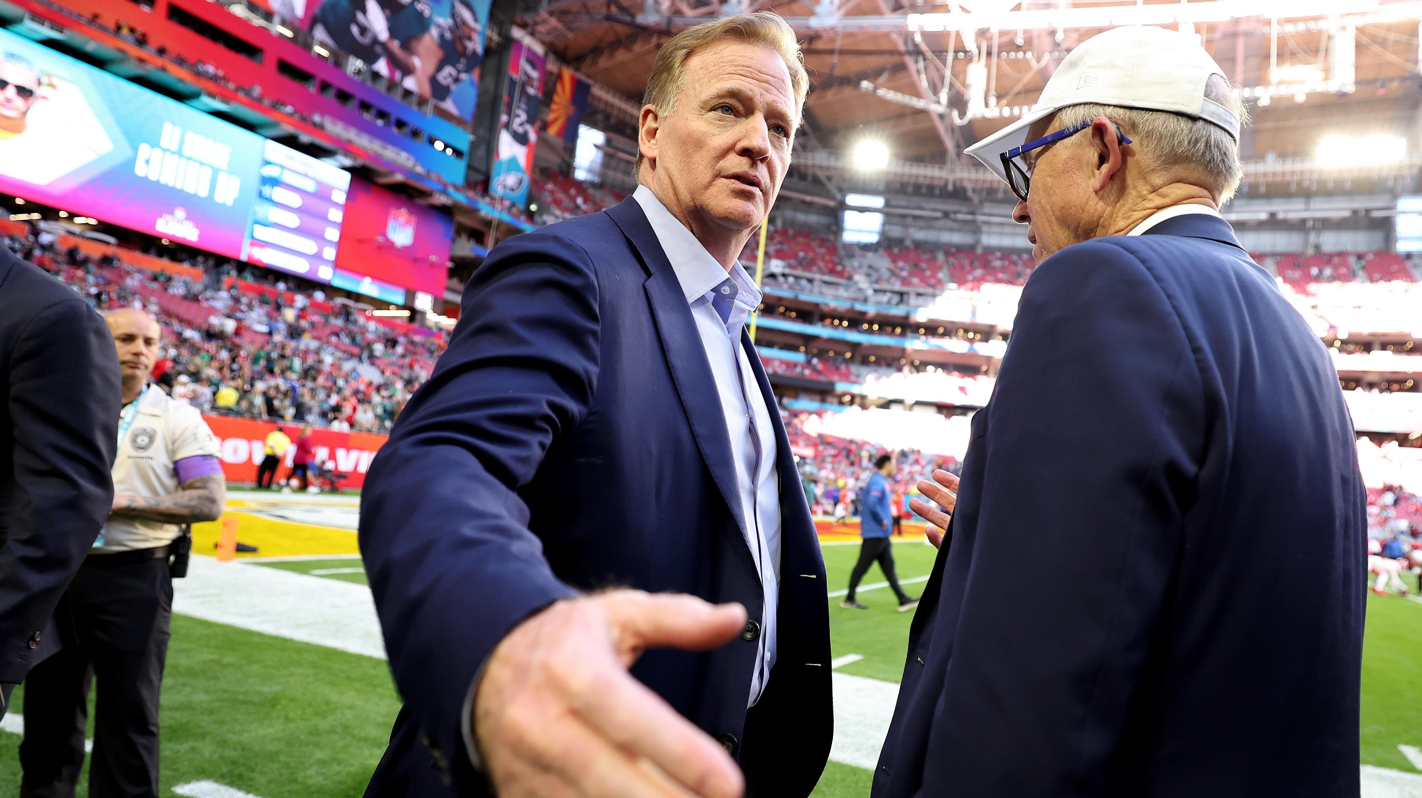 Deadspin | The NFL’s franchise tag is un-American