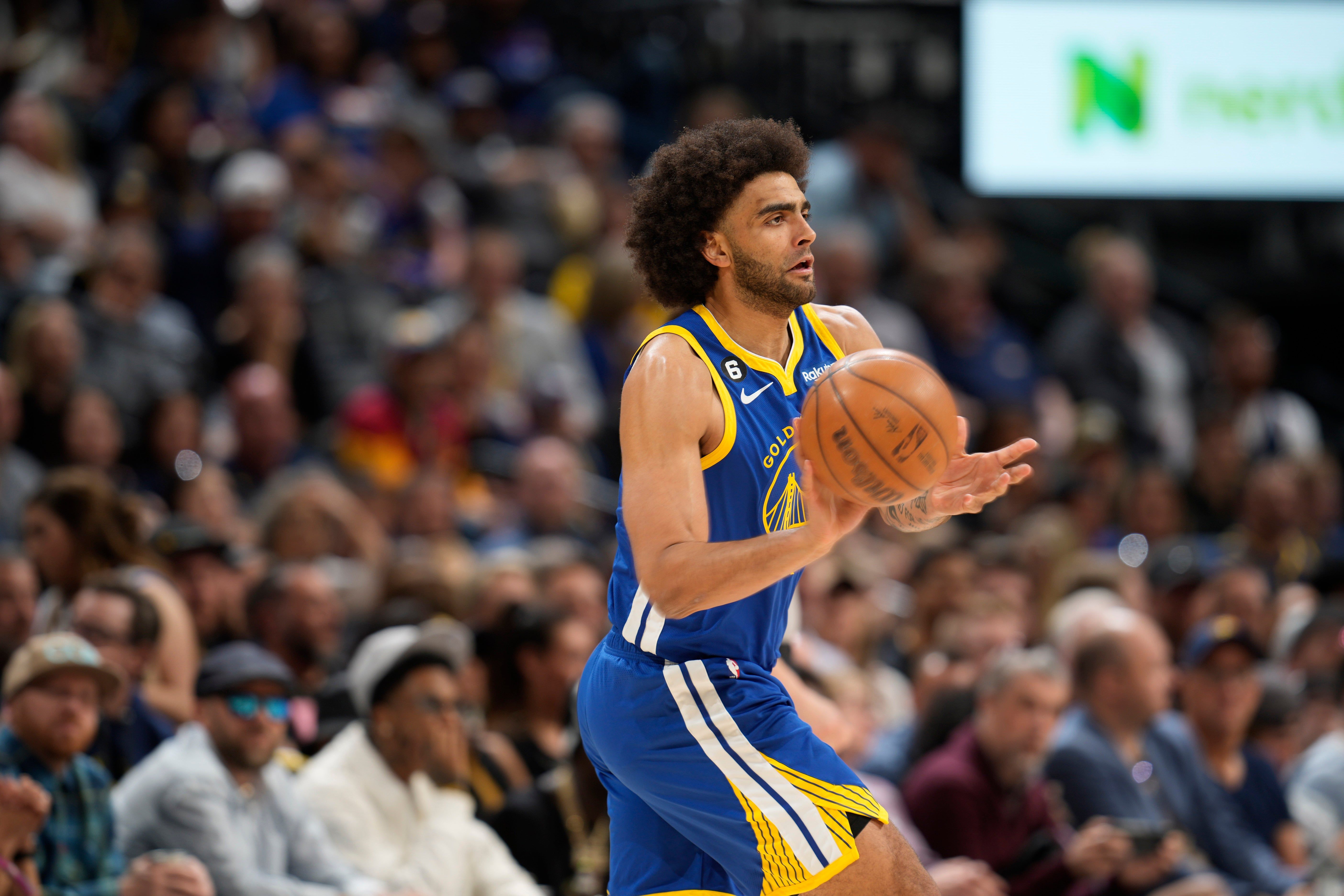 Deadspin | How does a 'progressive' team like the Warriors continue to ...