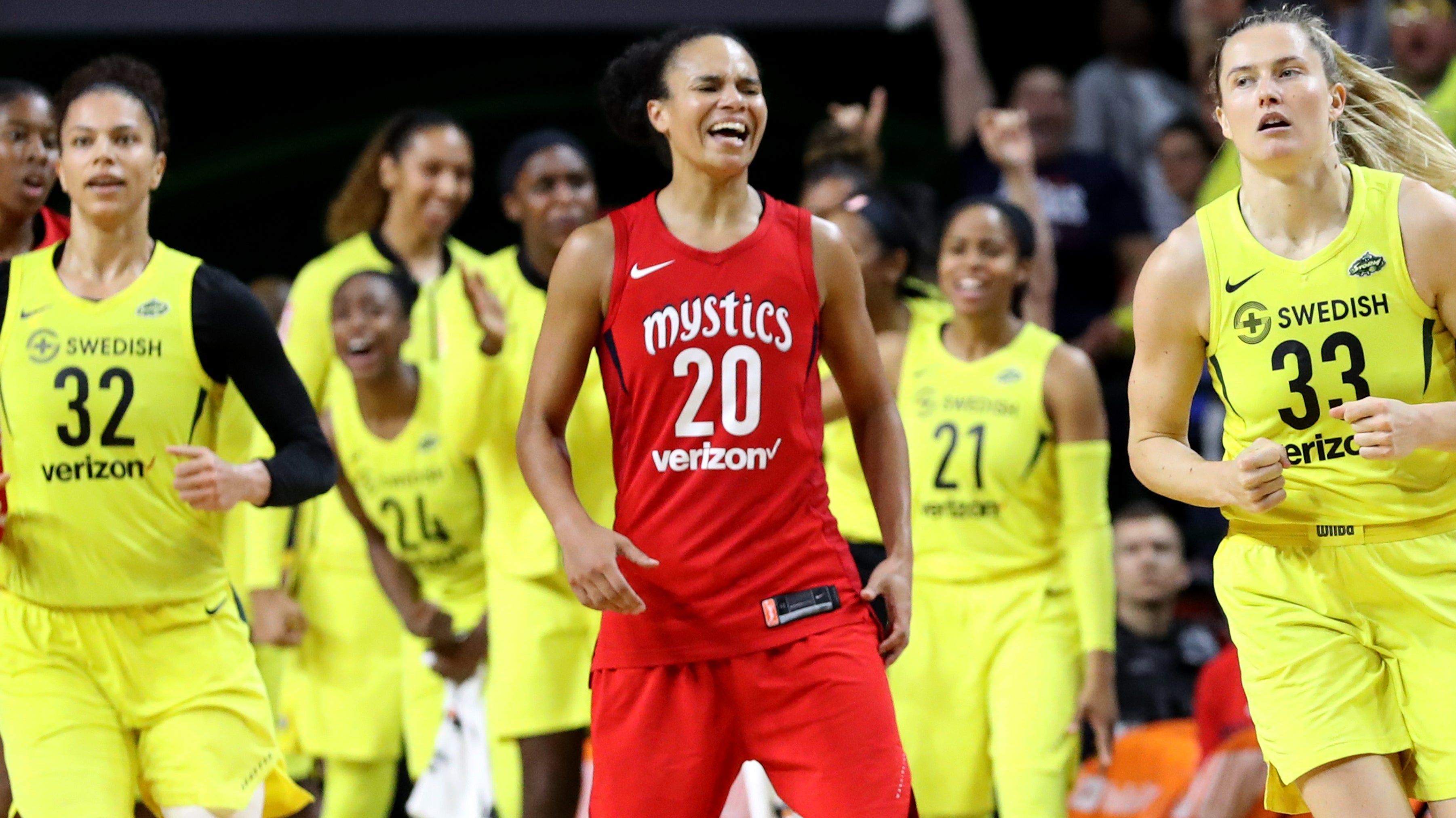 Deadspin | Kristi Toliver Becomes First Active WNBA Player To Join NBA ...