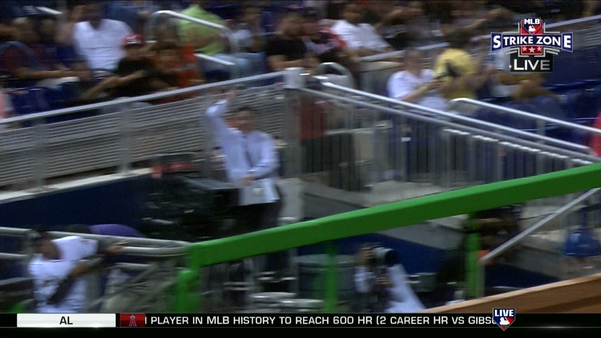 Deadspin | Marlins Reporter Saved By Reflexes, Well-Placed Clipboard