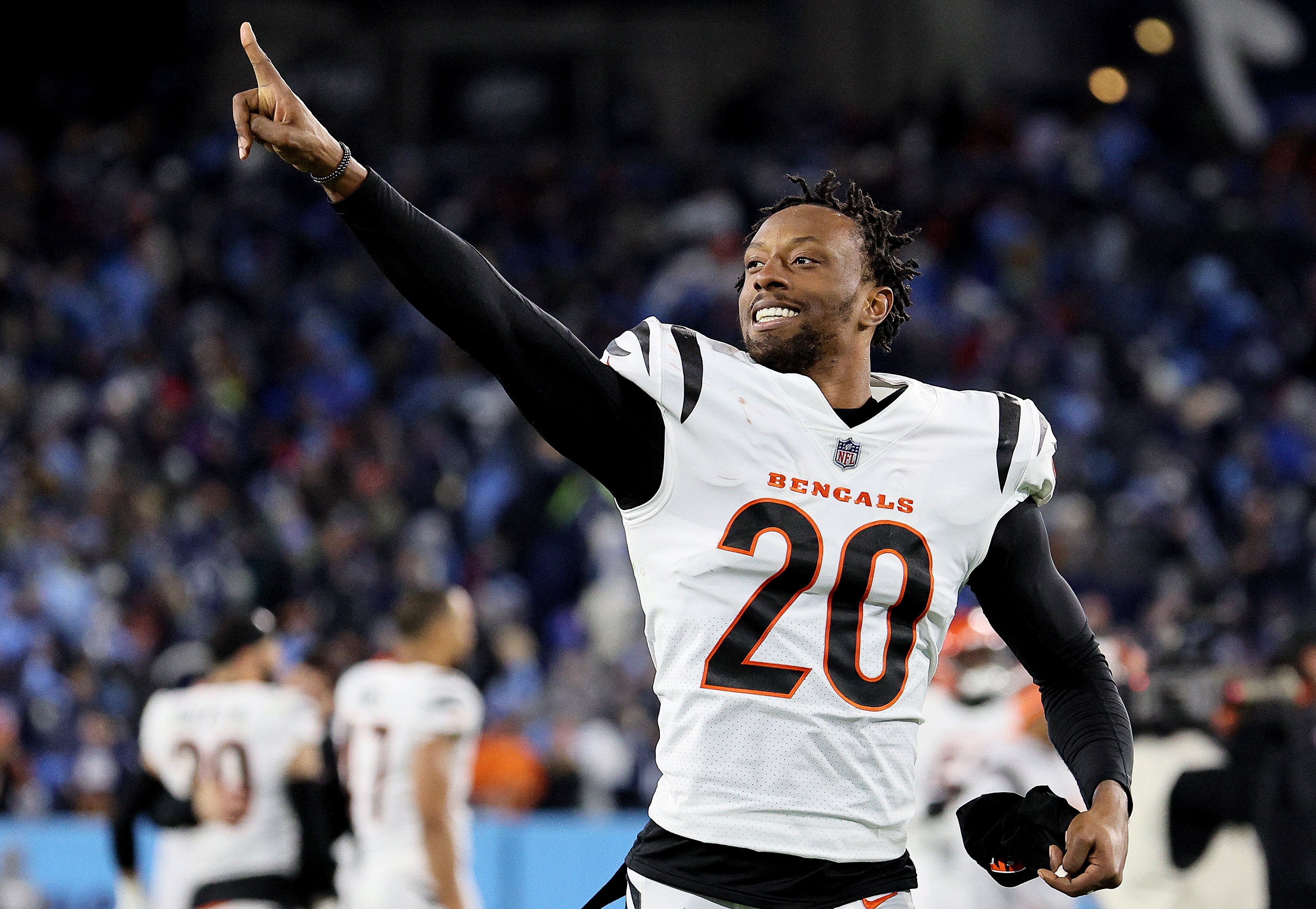 Deadspin | Eli (Bad) Apple’s unwarranted hubris has him running his ...