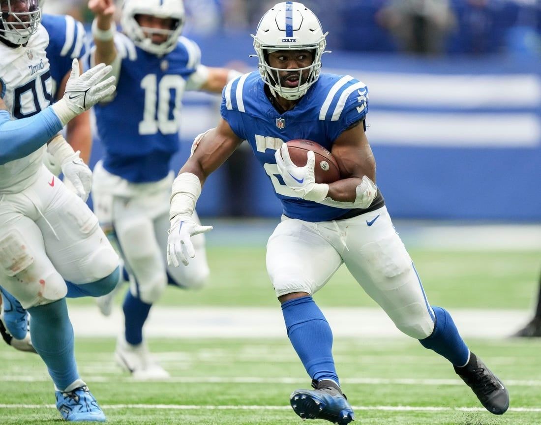 Deadspin | RB Zack Moss leads Colts past Titans as QB Anthony ...