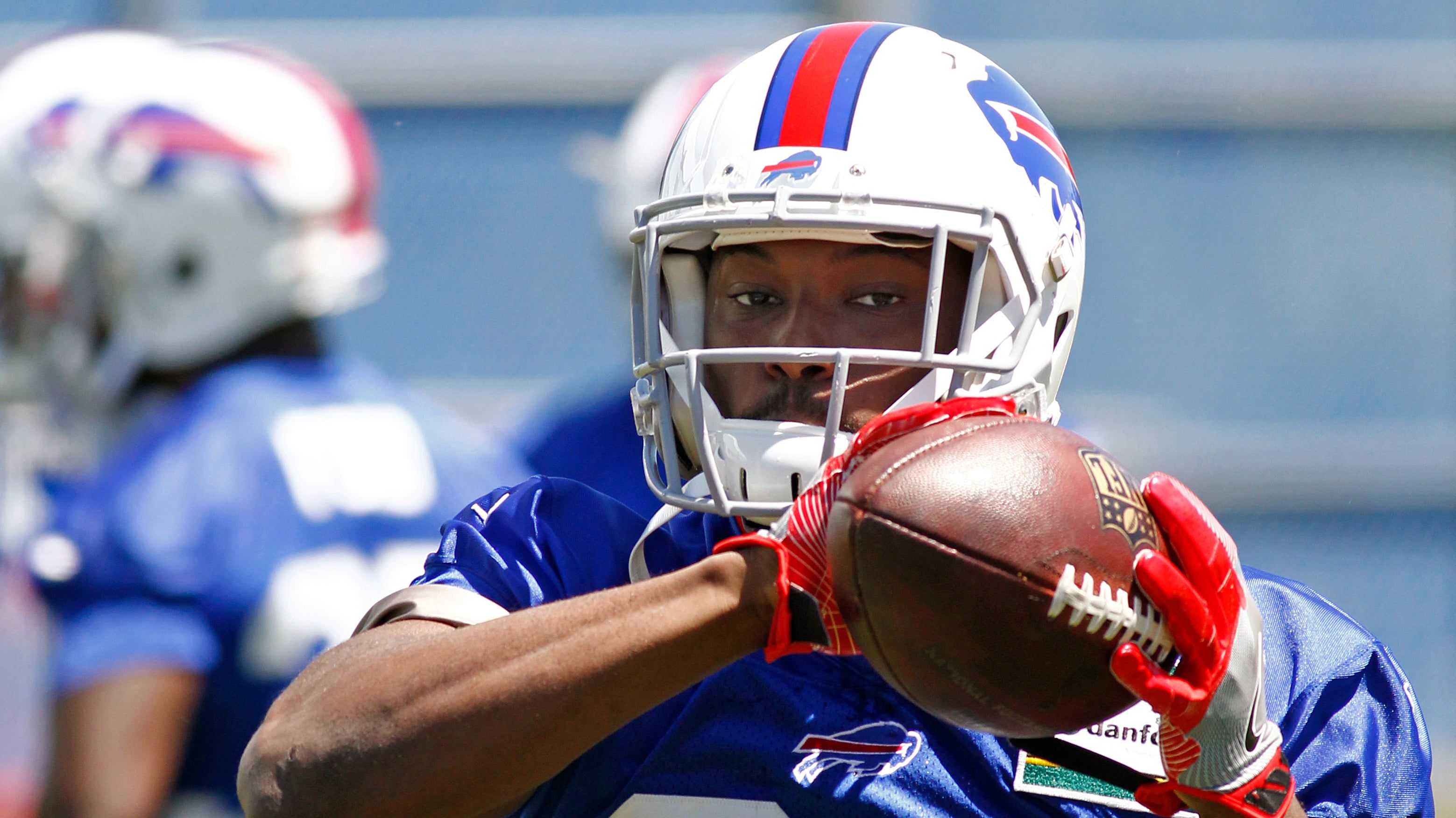 Deadspin | Police: LeSean McCoy's Ex-Girlfriend Was The Victim Of A ...