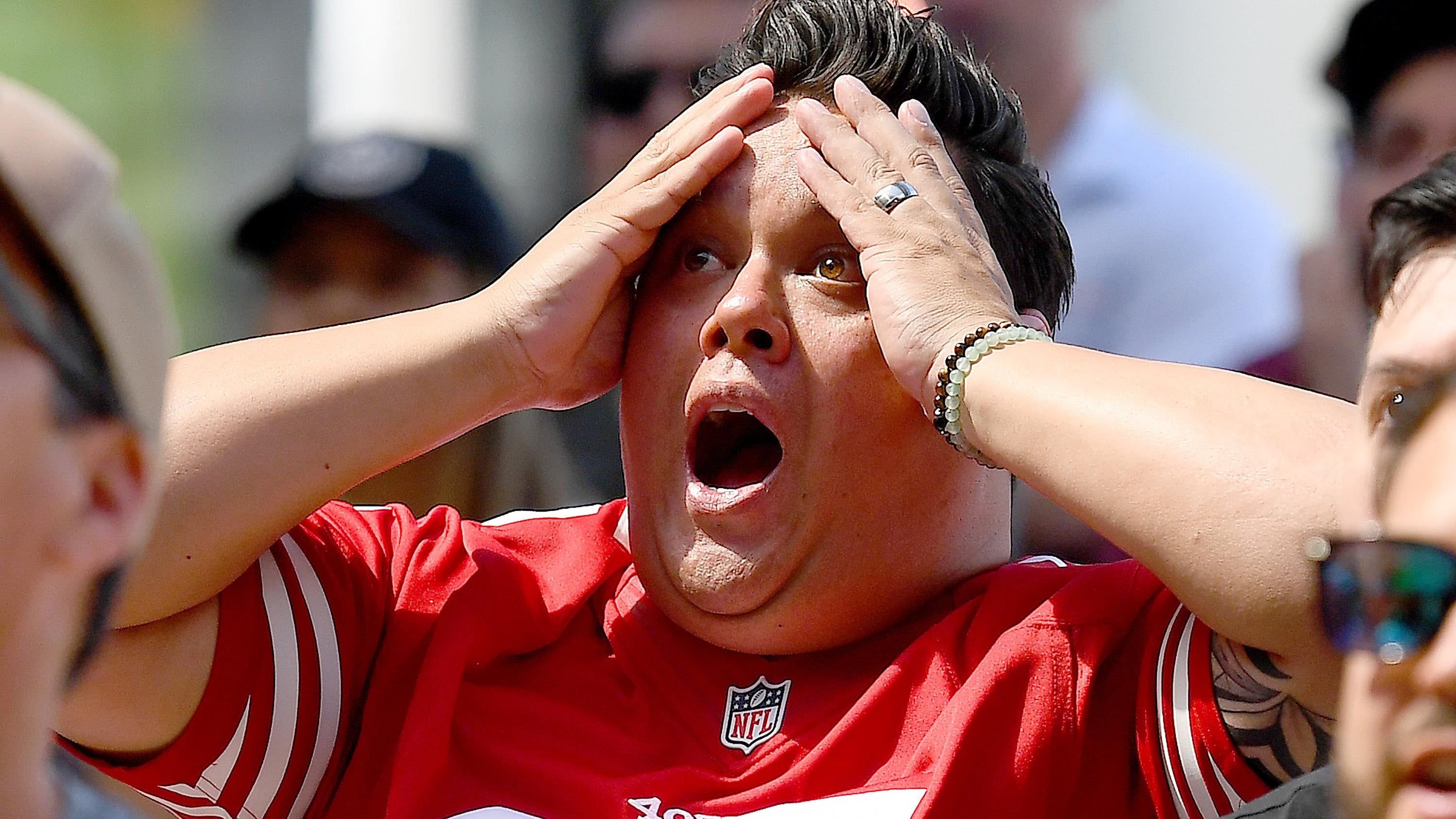 Deadspin | Bellyaching over missed Chiefs holding calls is peak NFL ...