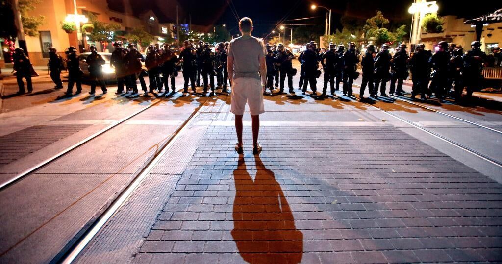 Deadspin | Did Tucson Police Go Too Far In Putting Down Arizona Riot?