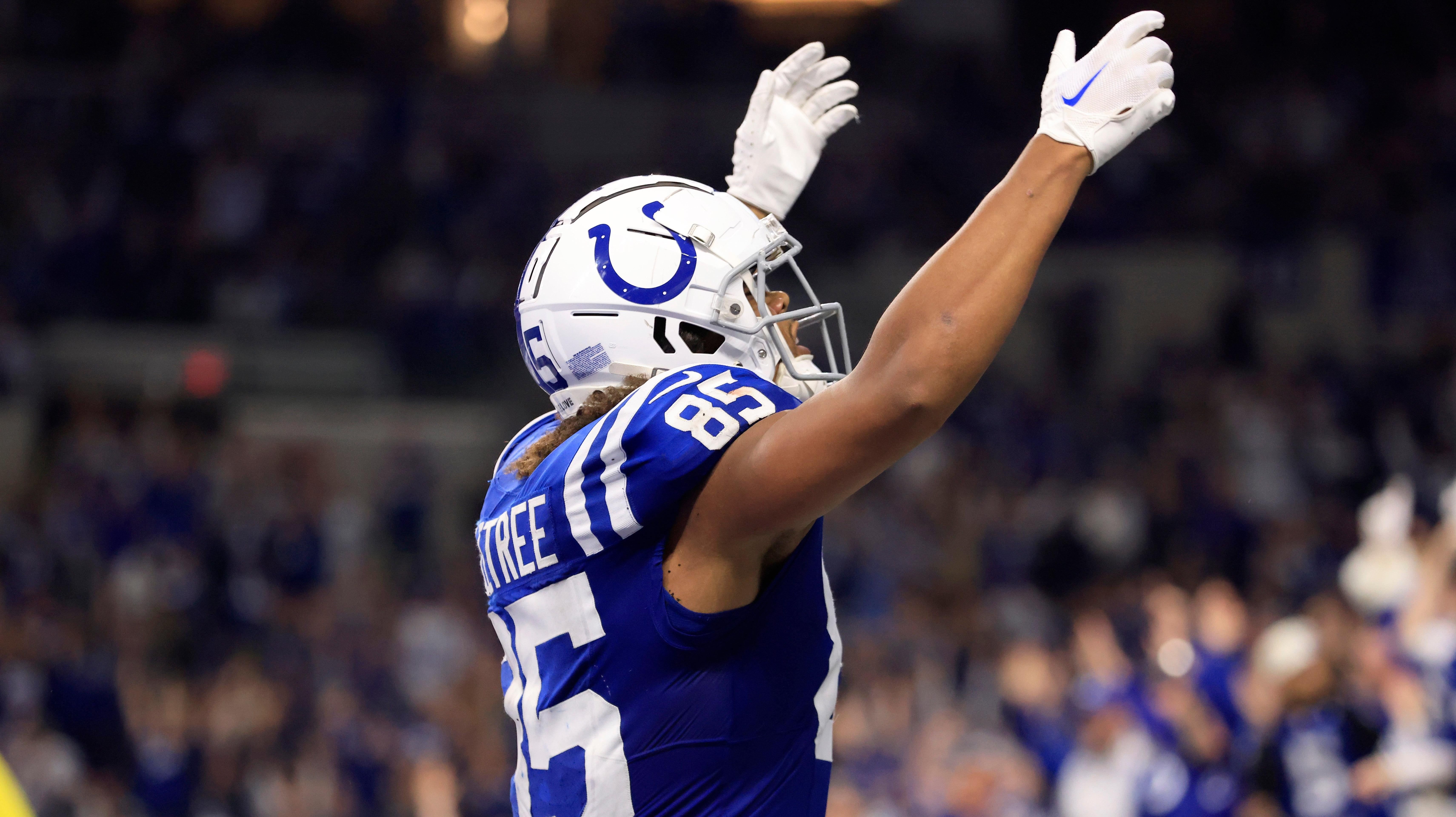 Deadspin | DV charges against Indianpolis Colts TE Drew Ogletree ...