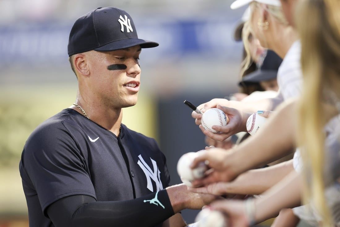 Deadspin | Yankees' Aaron Judge (abs) hopeful of Opening Day start Deadspin | Yankees' Aaron Judge (abs) hopeful of Opening Day start
