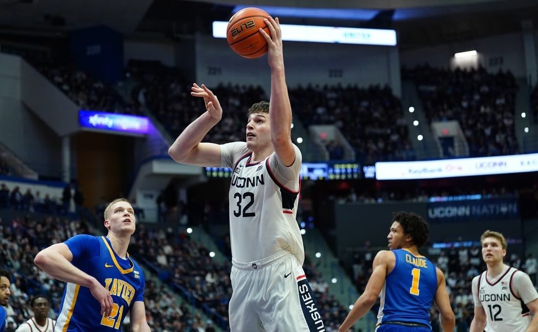 Deadspin | No. 1 UConn dominates Xavier