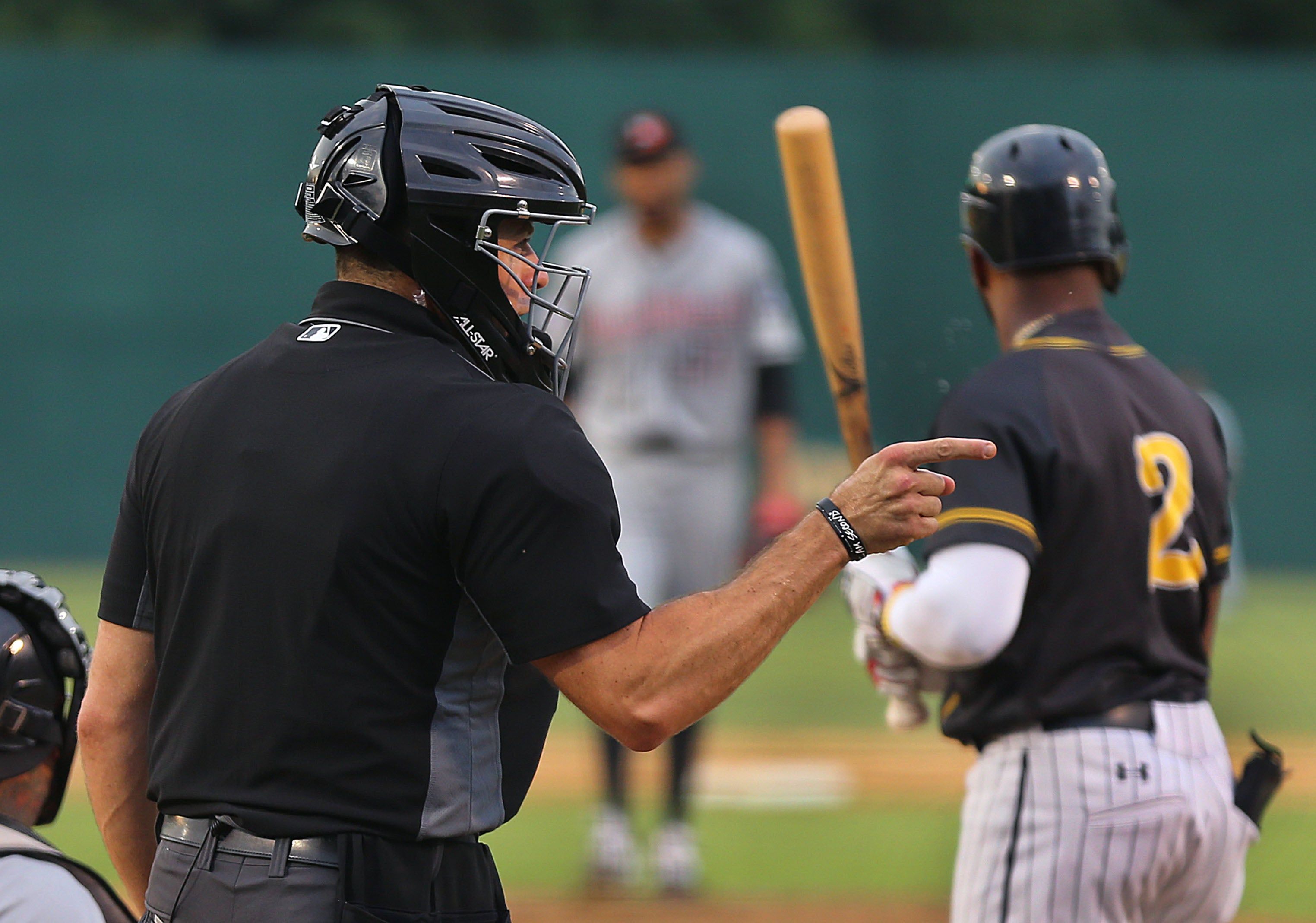 Deadspin | Umpires will definitely handle being challenged well