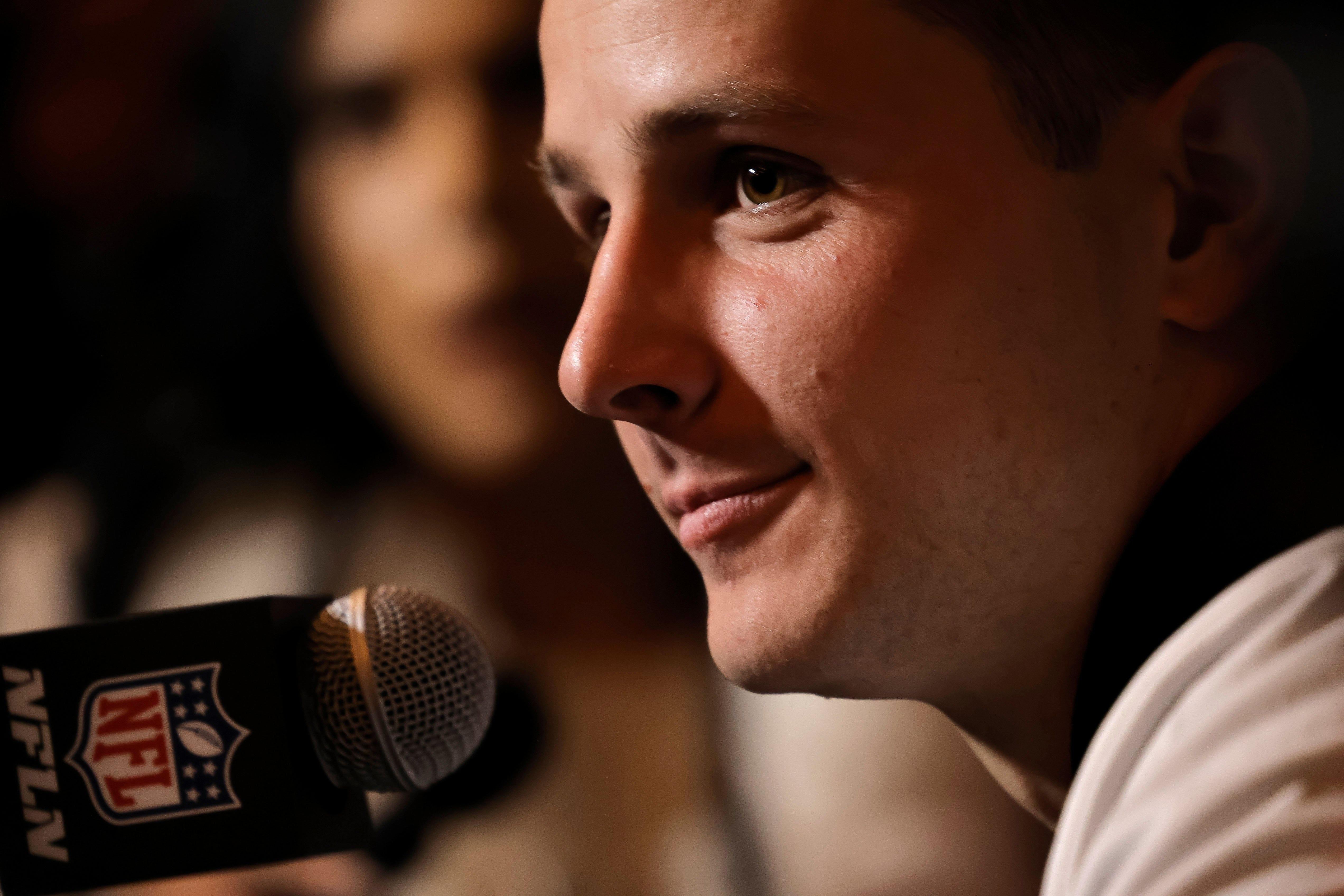 Deadspin | People think Brock Purdy looks like JFK assassin Lee Harvey ...