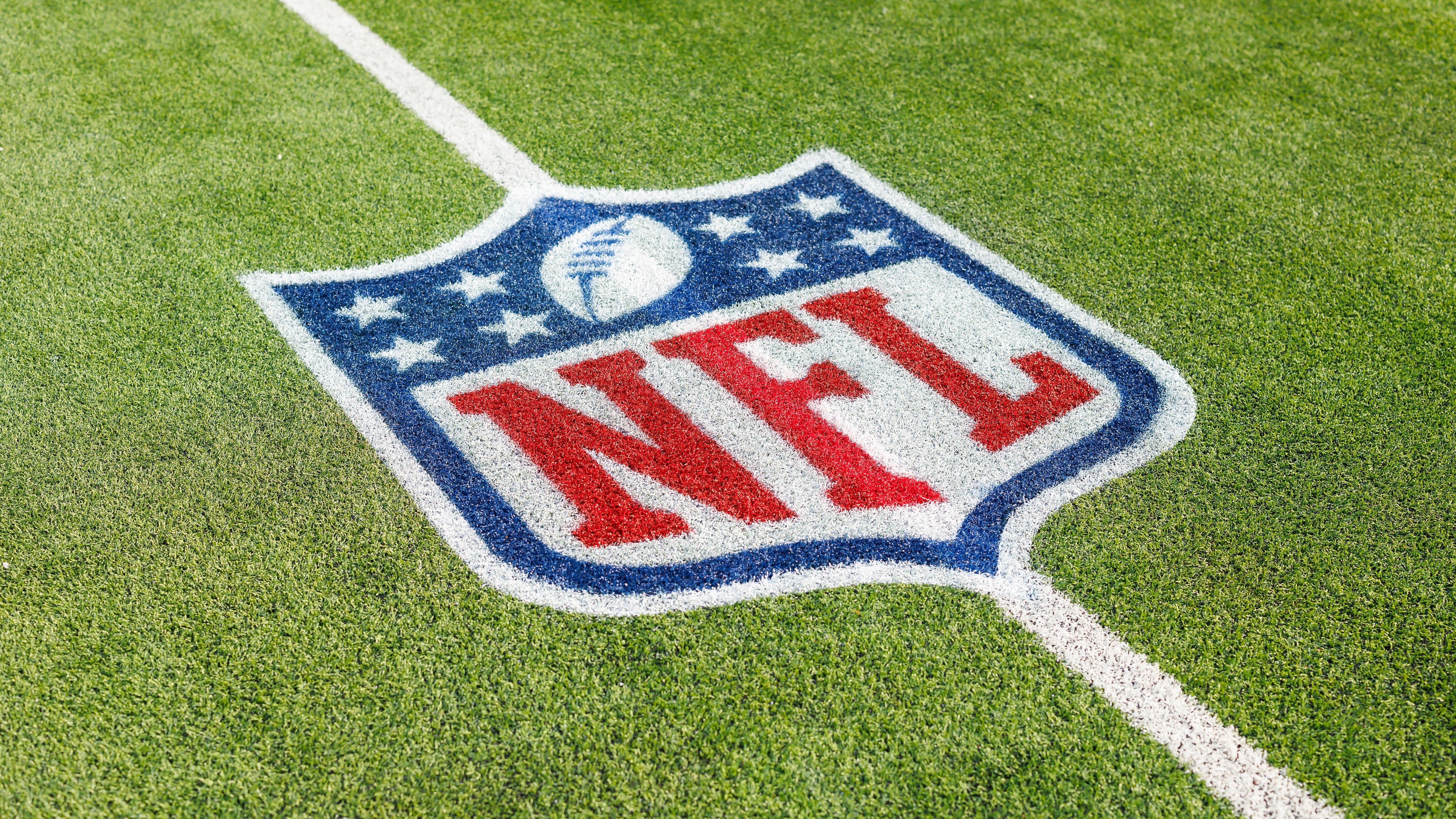 Deadspin | 92 percent of players prefer grass over turf: NFLPA [Updated]