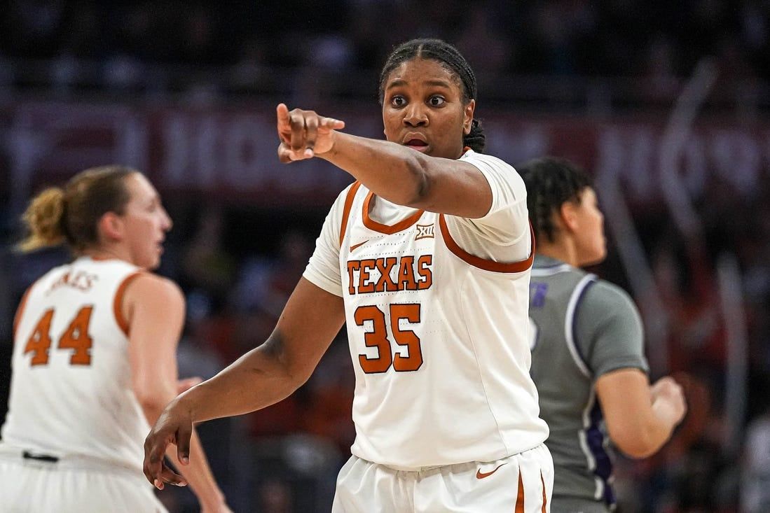 Deadspin | Women's Top 25 roundup: Maddie Booker leads Texas over UCF