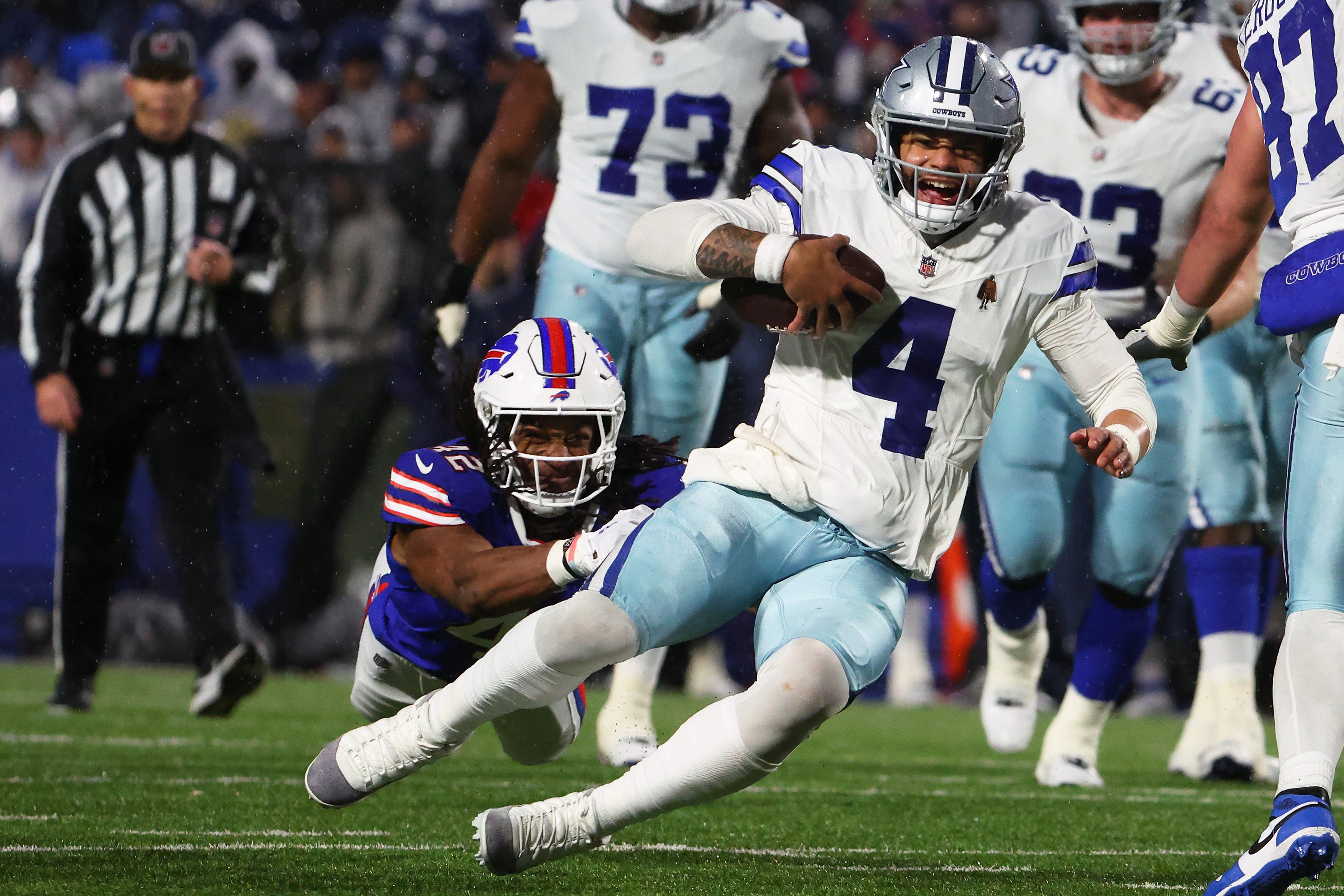 Deadspin | It's time to take a hard look at who deserves to win NFL MVP