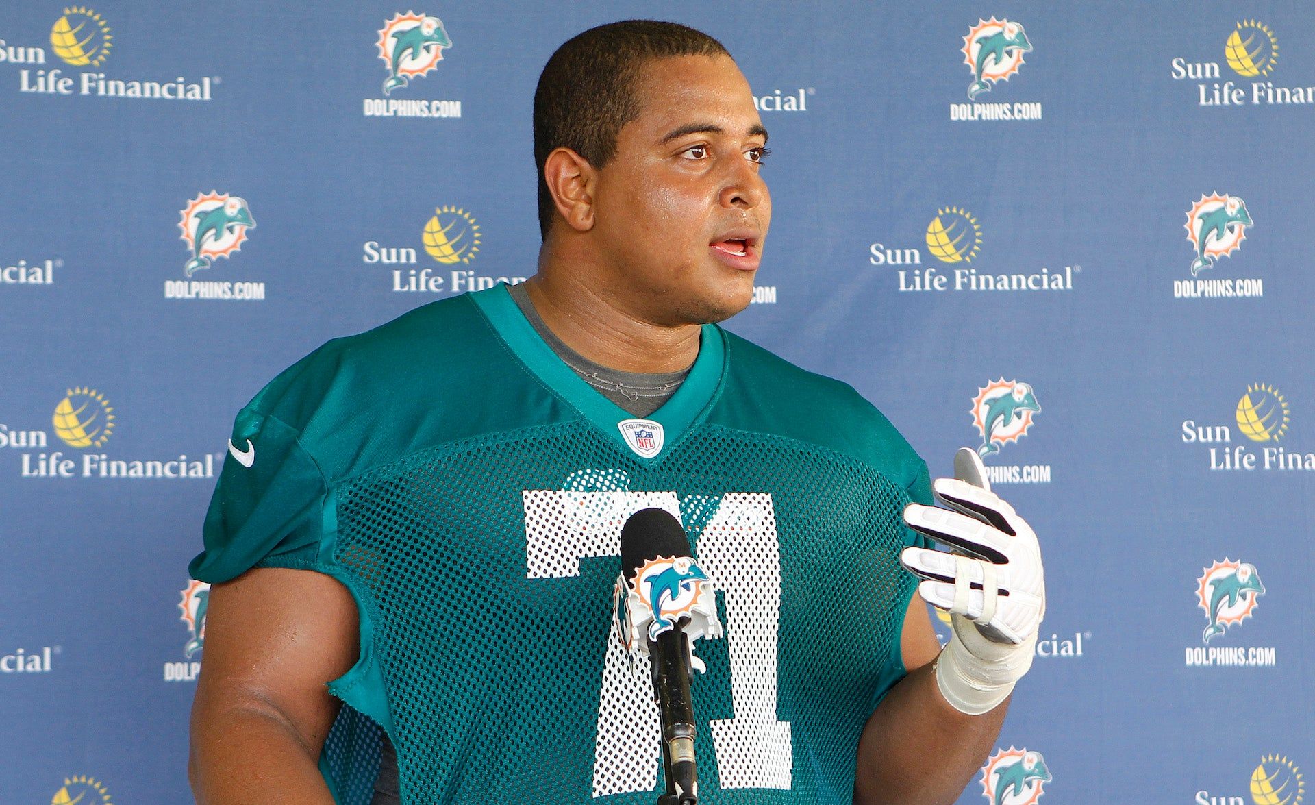 Deadspin | Jonathan Martin Taken Into Custody After Threatening ...
