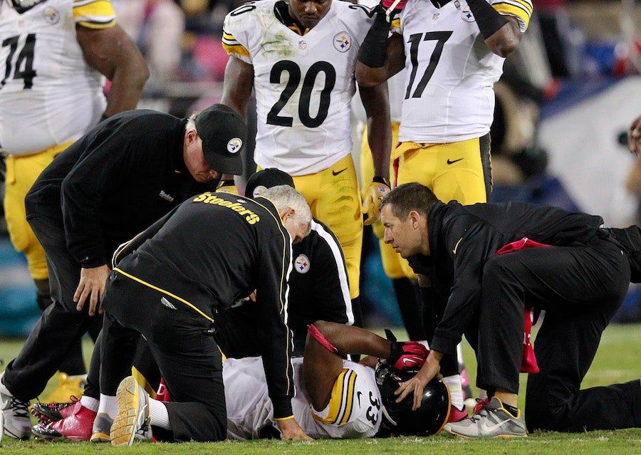 Deadspin | Steelers Running Back Isaac Redman Ends NFL Career Due To Injury