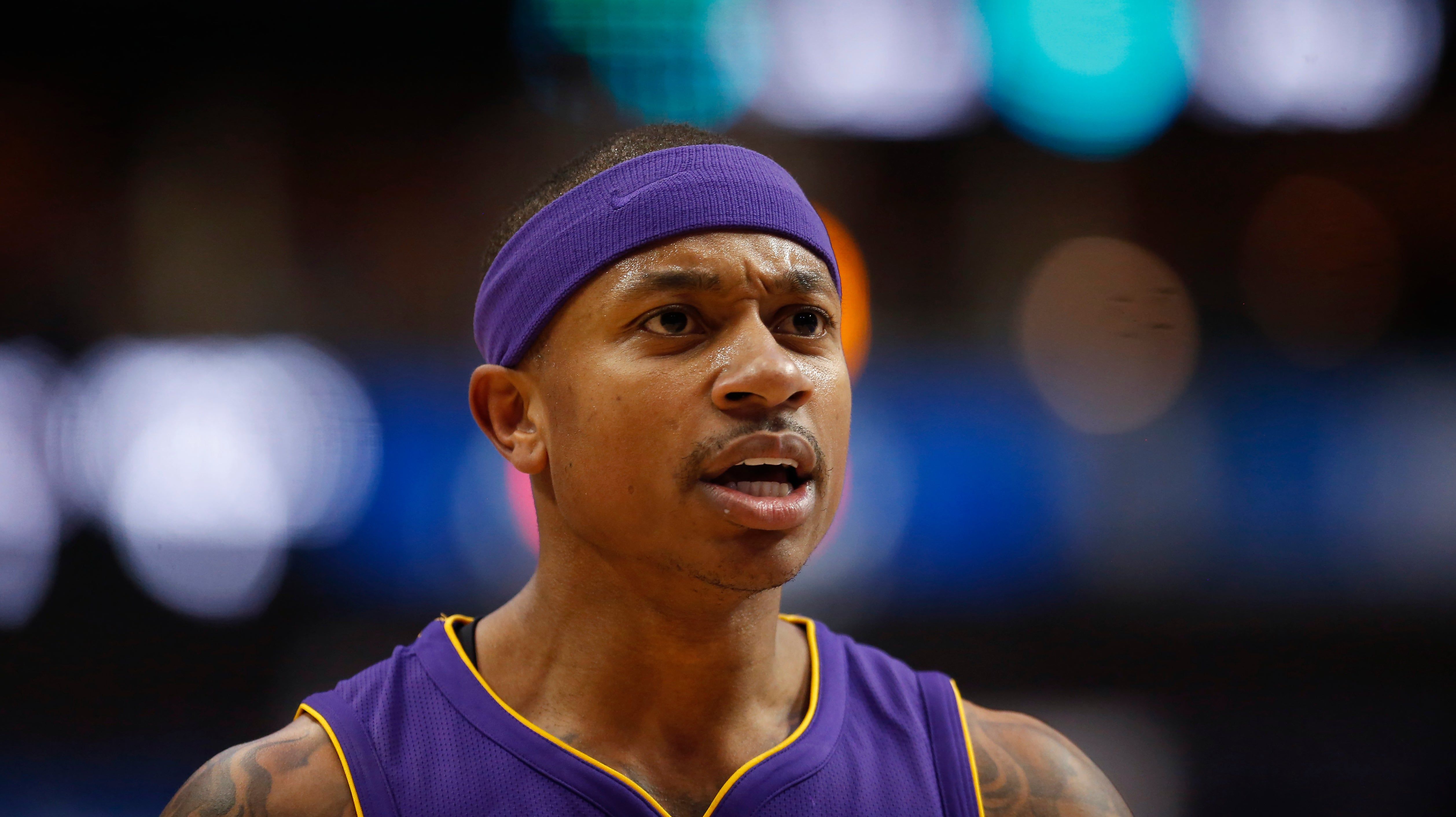 Deadspin | Isaiah Thomas Has Reached The "Sign For The Veteran's ...