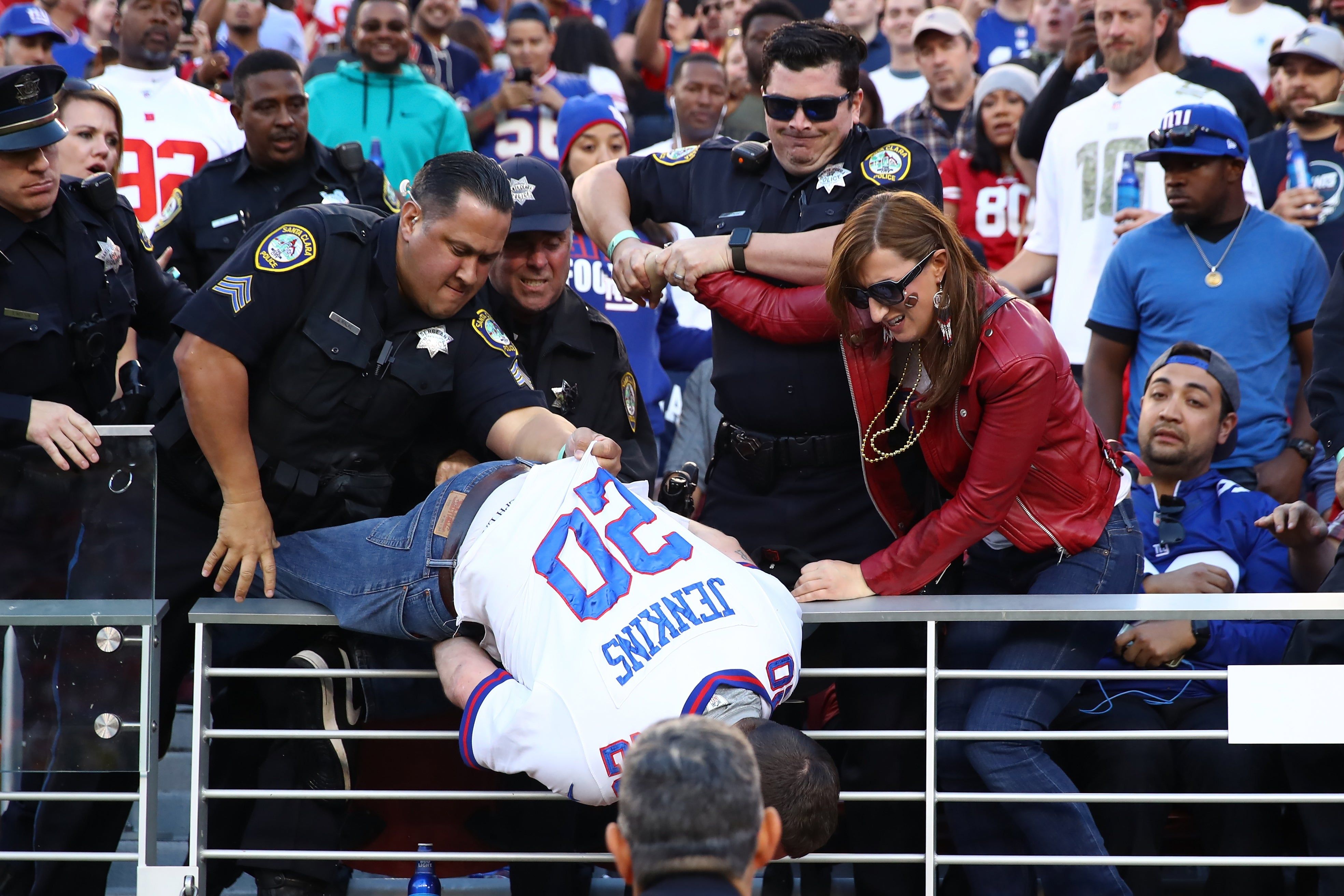 Deadspin | Giants Fan Heckles Giants Players, Tumbles Over Railing ...