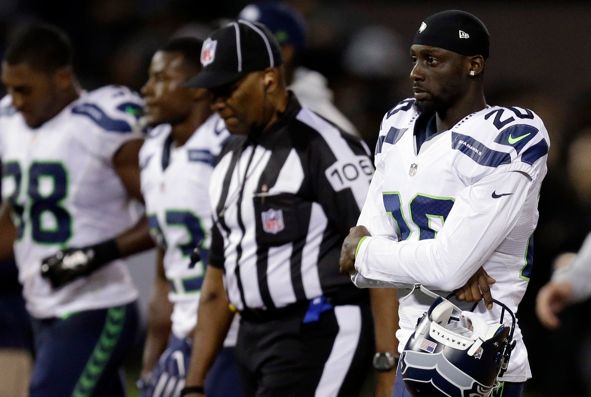 Deadspin | Seahawks Considering National Anthem Protest As A Team