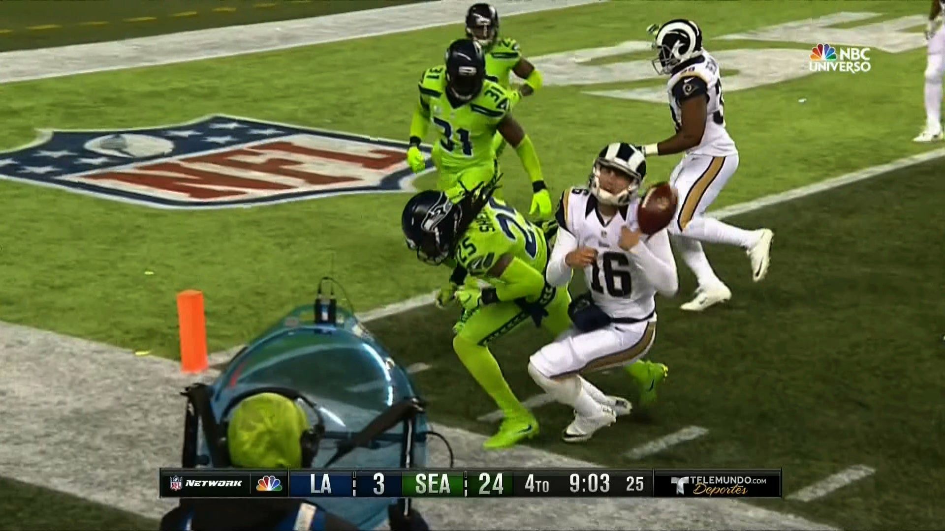 Deadspin | Jared Goff Forced To Leave Game After Massive Hit From ...