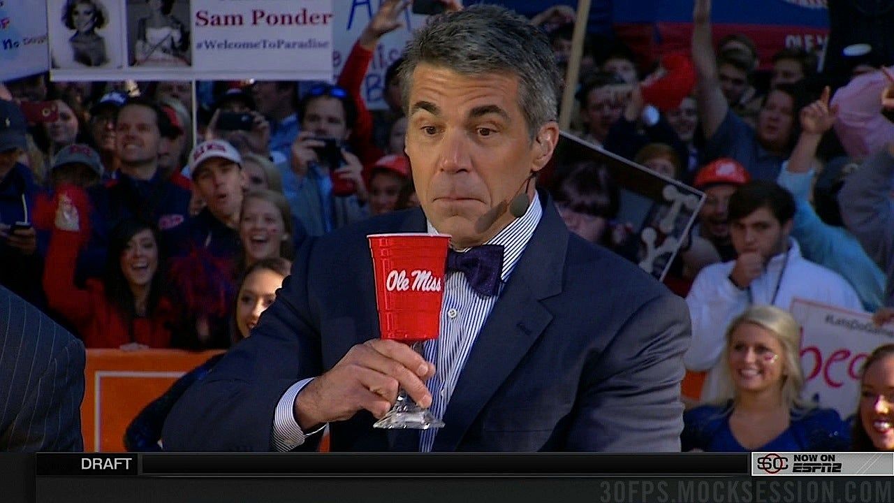 Deadspin | Report: Rece Davis To Replace Chris Fowler On College ... Deadspin | Report: Rece Davis To Replace Chris Fowler On College ...