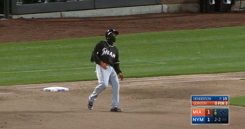 Deadspin | Dee Gordon Turned A 16-Pitch At-Bat Into The Game-Winning Run