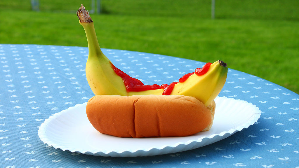 Deadspin | Cheez Whiz And Grape Jelly: What's Your Weirdest Eating Habit?
