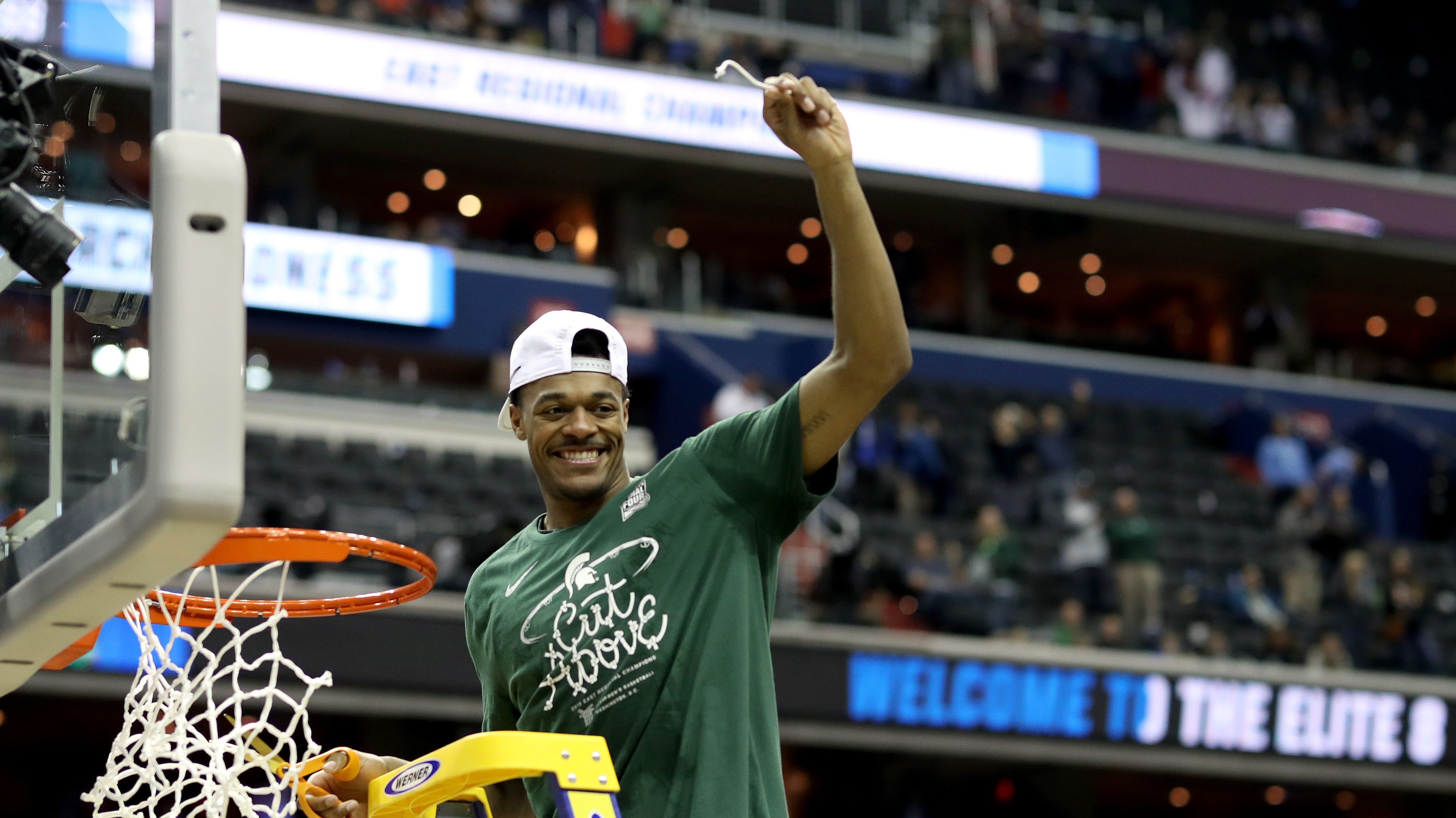 Deadspin | The Glance That Put Michigan State In The Final Four