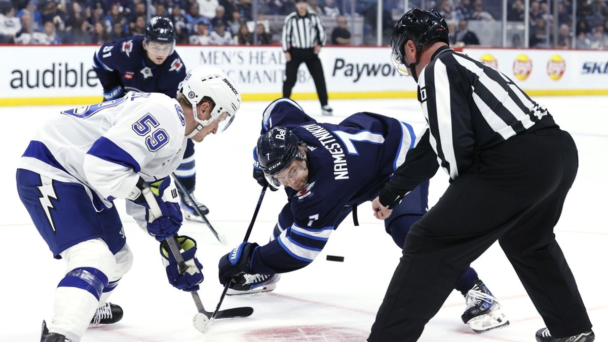Deadspin | Slumping Lightning try to tame Jets after long layoff