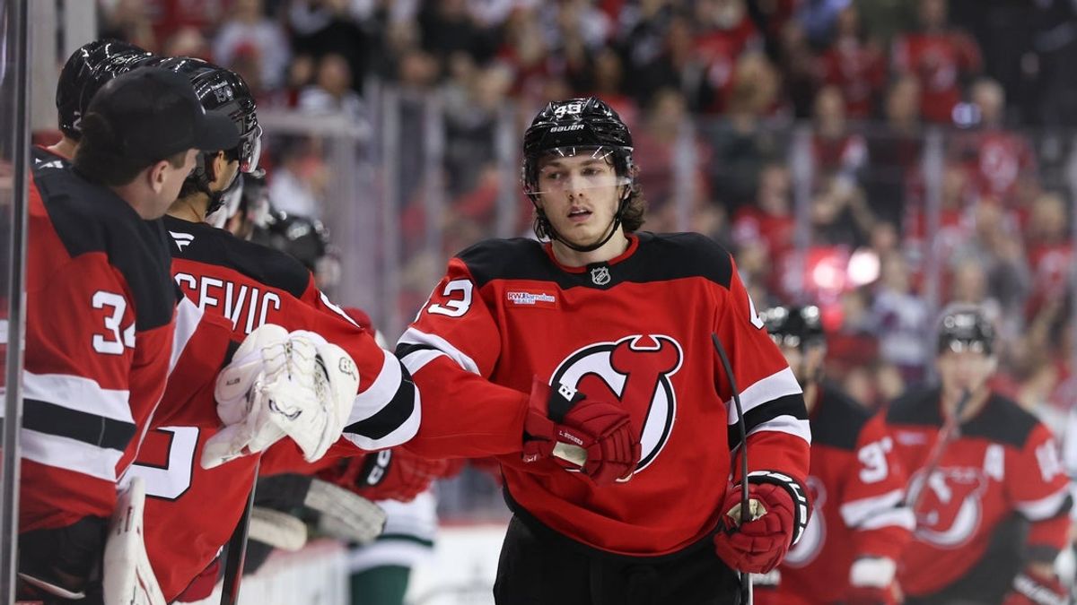 Deadspin | Devils’ Luke Hughes on teaming with brother Quinn: ‘Never ...